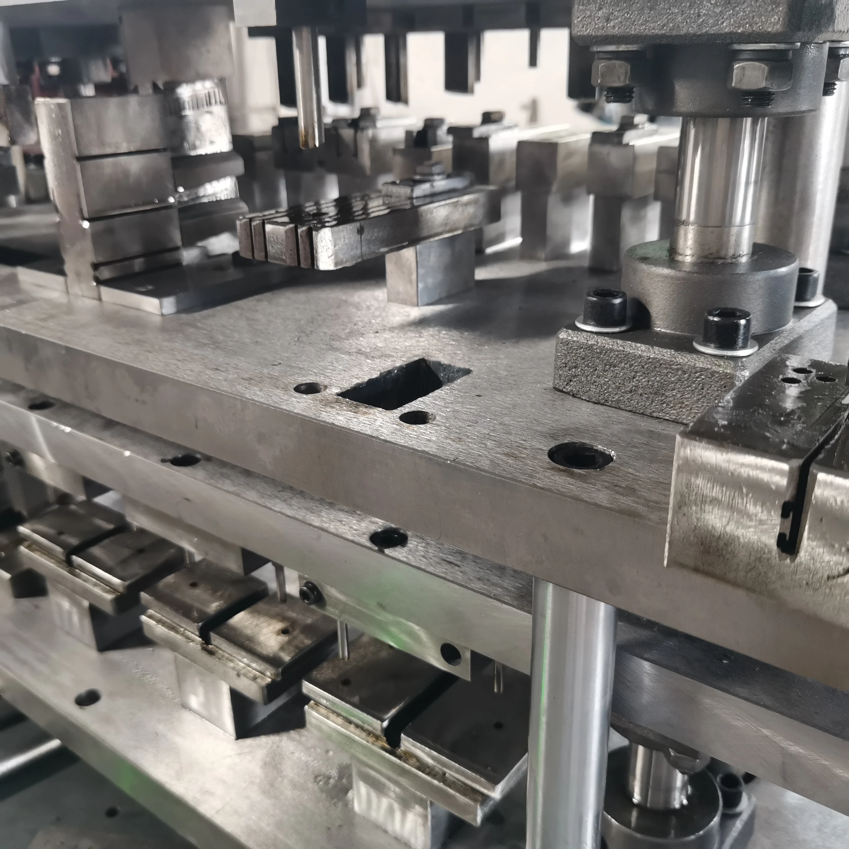 Wholesale Heavy Duty Lock Hole Milling Punching Machine For Profile ...