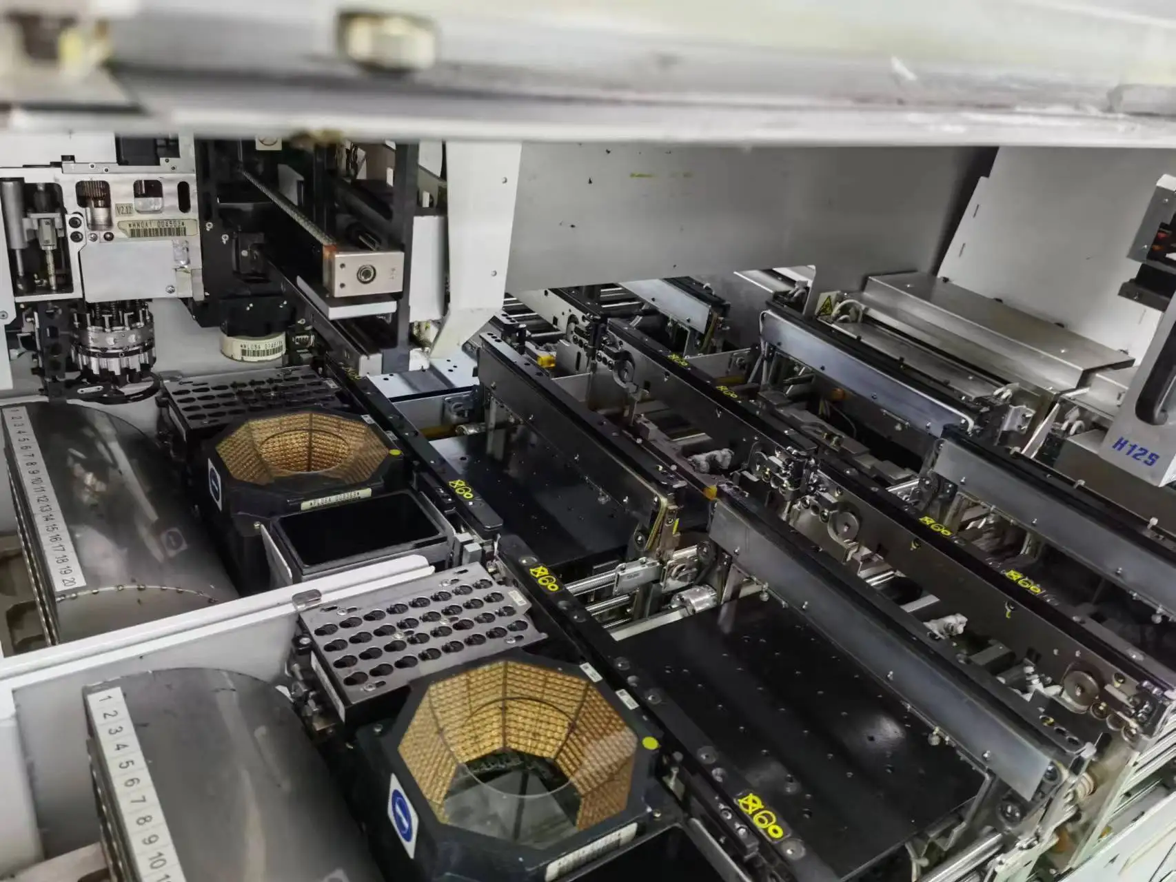 Electronic Products Machinery Smd Machine FUJI NXT III M3 Pick and Place Machine Smt Production ...