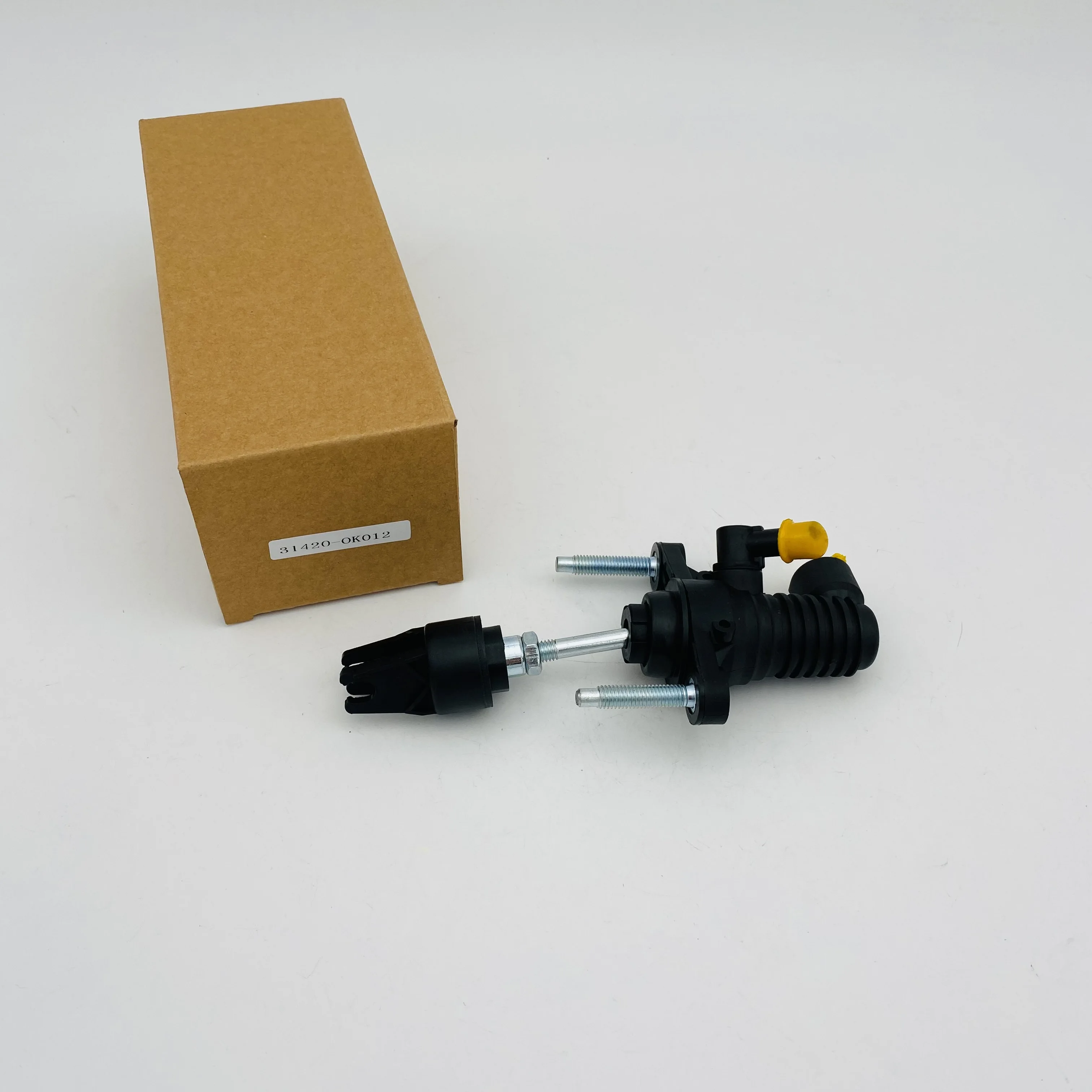 Clutch Master Cylinder 31420-12030 31420-0k012 31420-0k013 31420-02070 ...