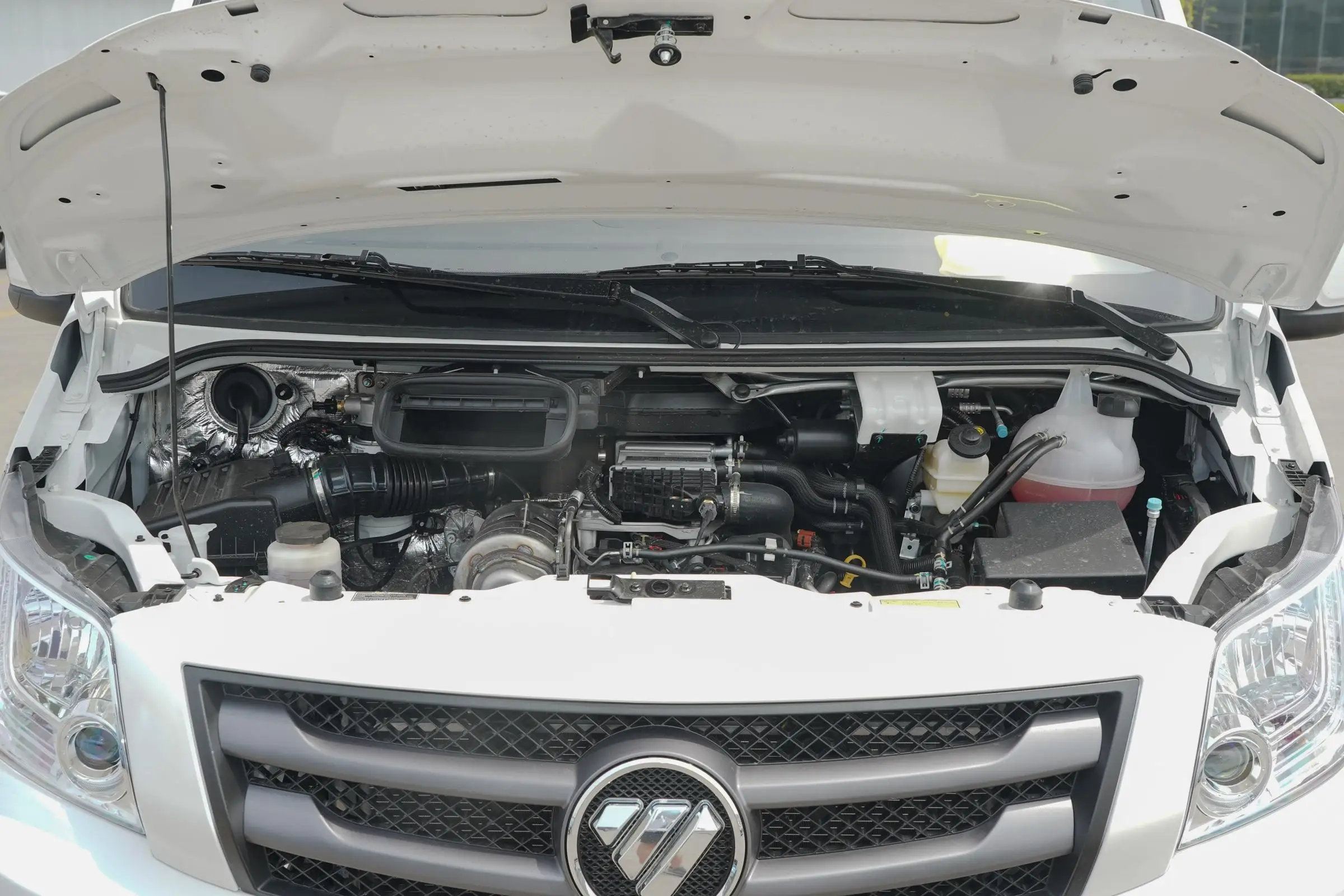 TOANO Foton Cargo Van 3 Seater - Euro II Emission Standard