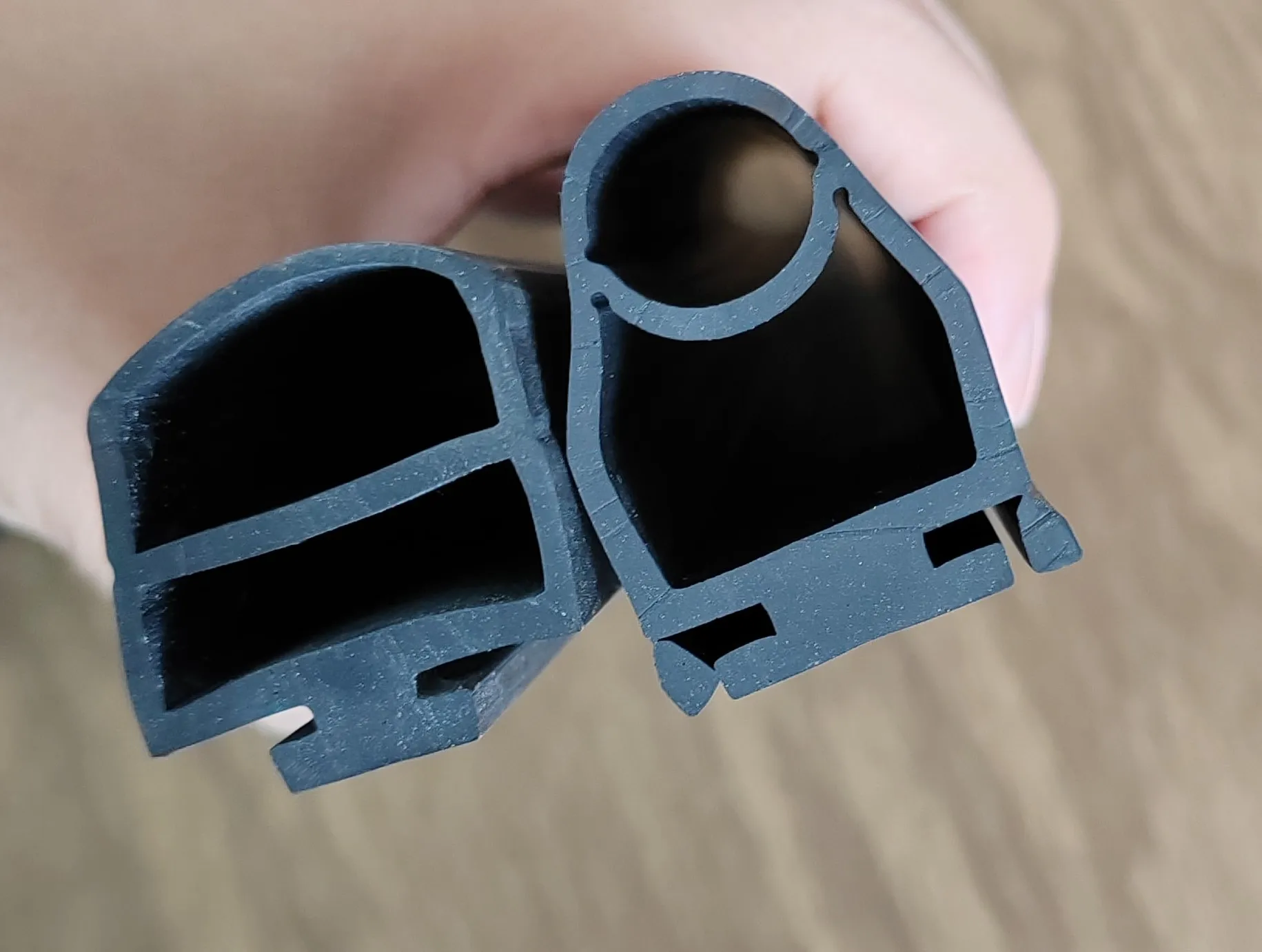 EPDM PVC Warehouse Roller Shutter Garage Door Seal Strips