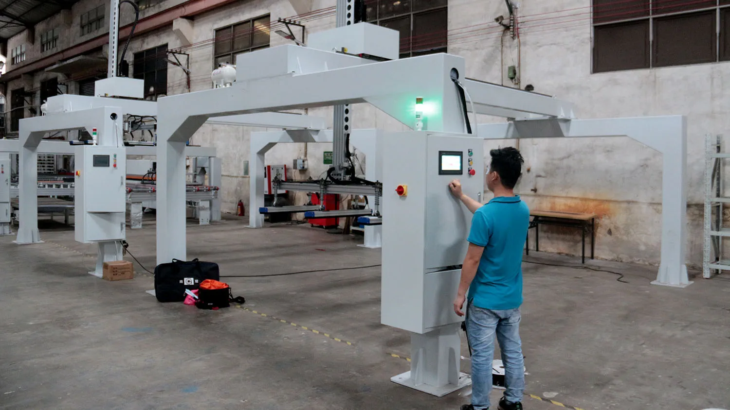 SAGAMAC Gantry Robots - Efficient Vacuum Stacking Solutions