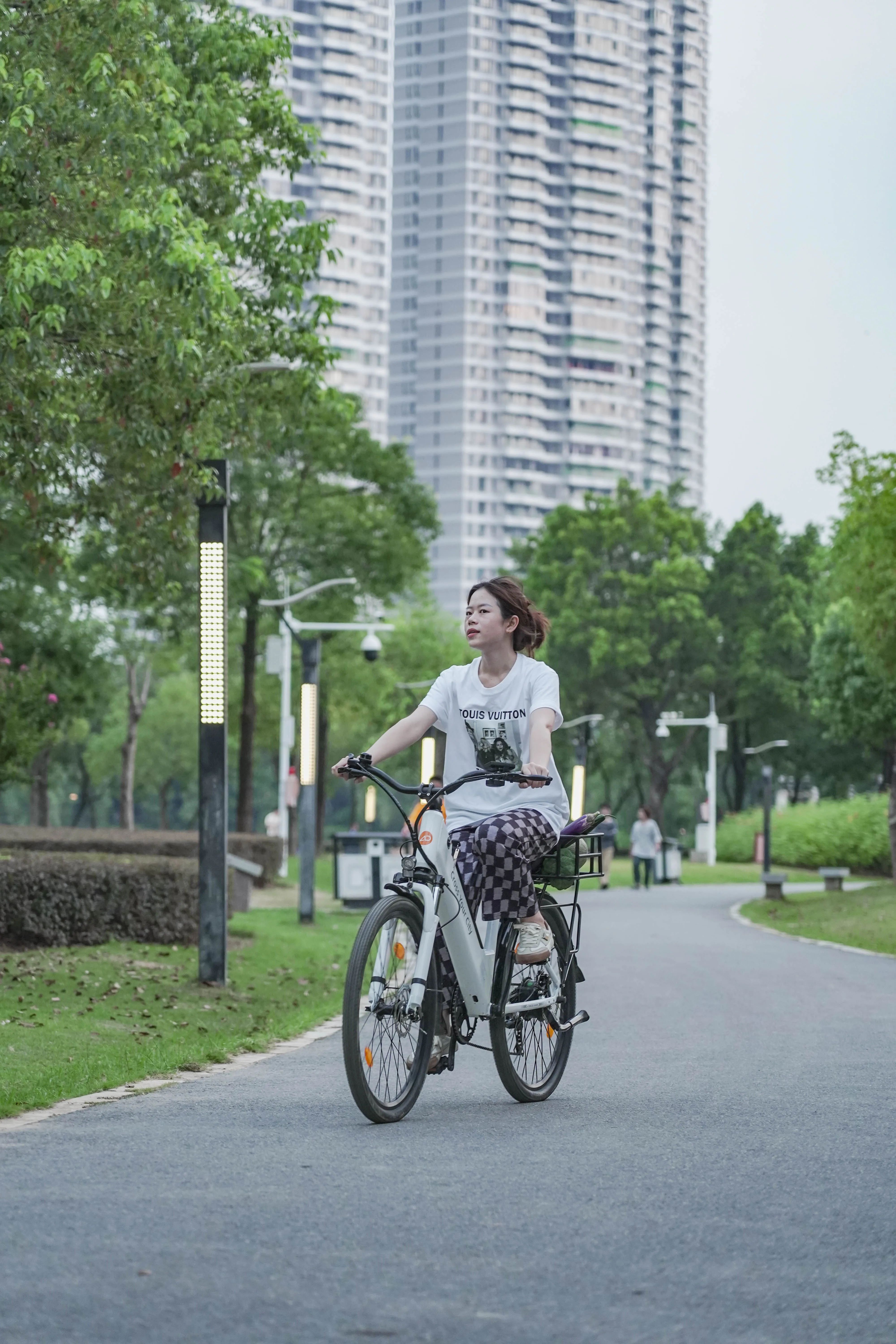 A26s Xe Women E Bike Ladies 26 Inch Ebike Electric Bicycle Bike Girls ...