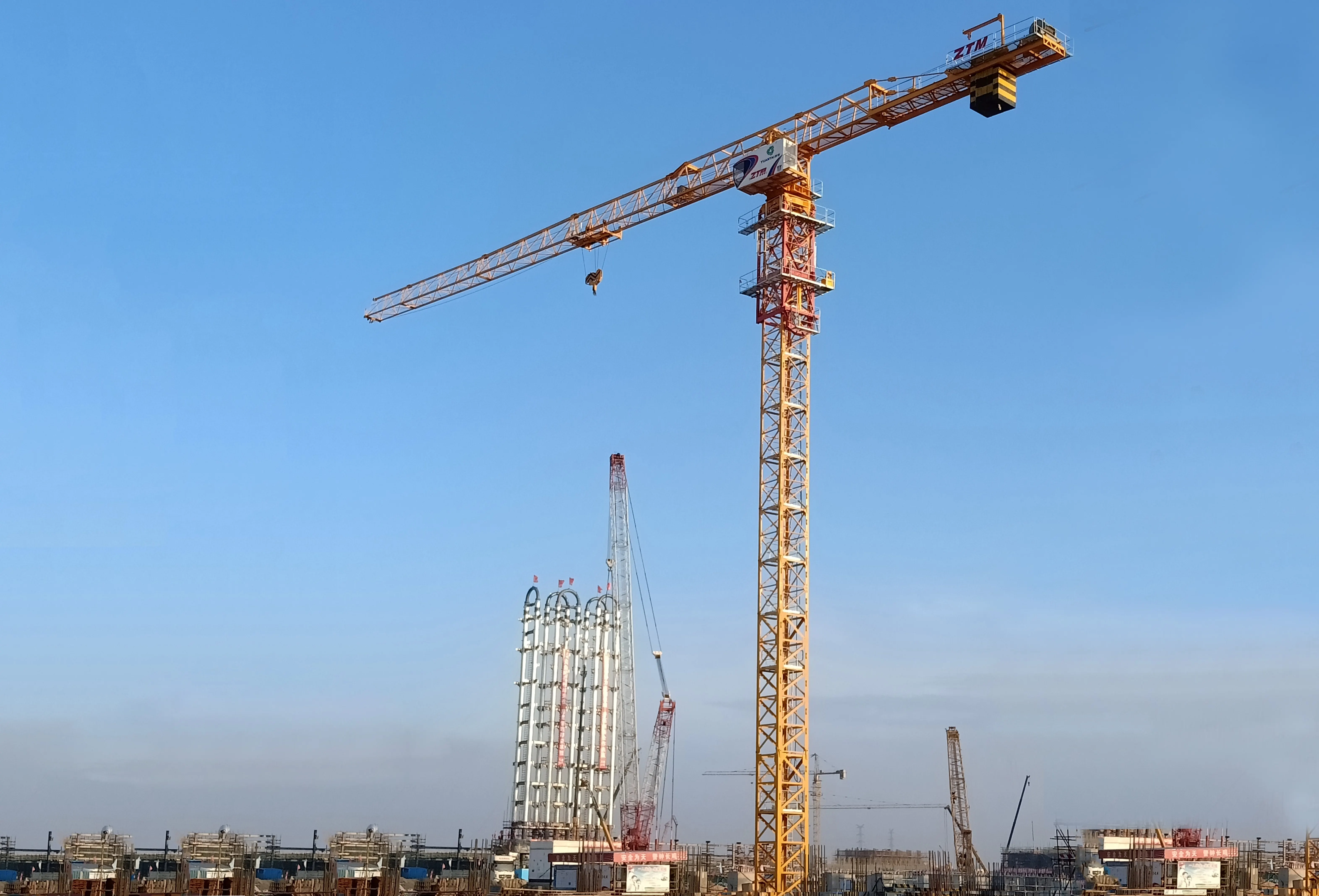 ZTM High Quality Luffing Tower Crane 6t-18t Support Customization