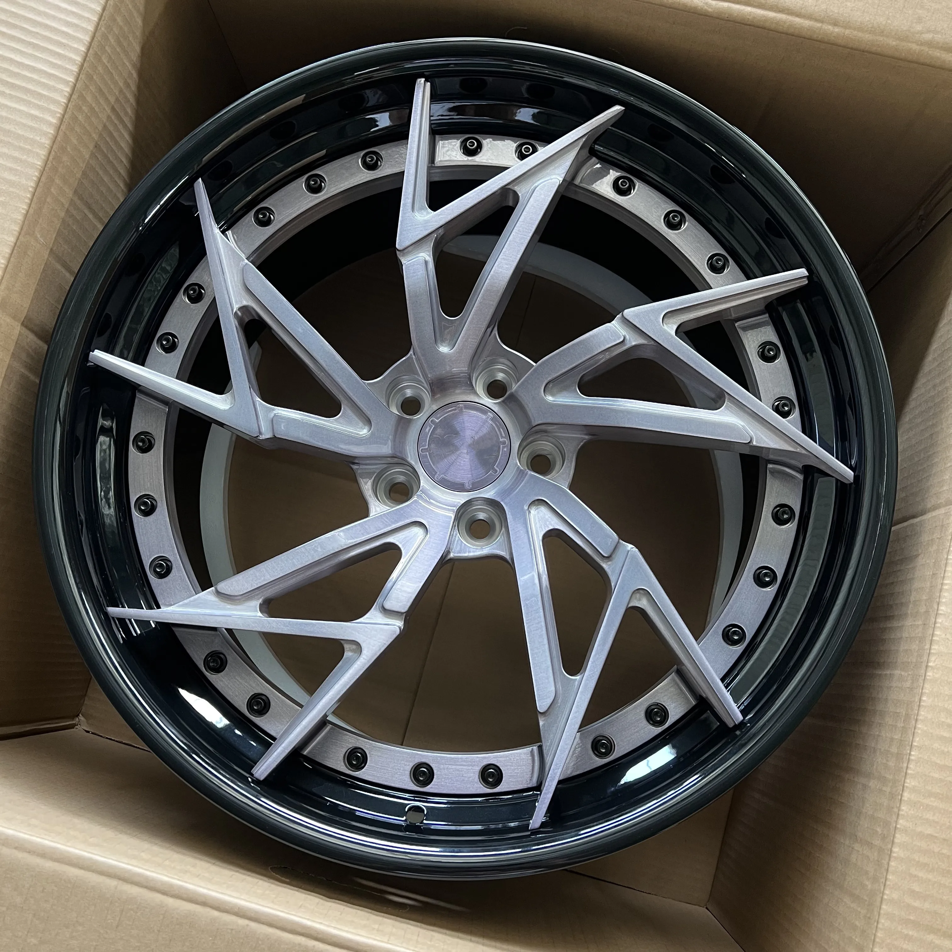 China Bolun Custom 5x114.3 5x120 5x112 Passenger Sports 2 Piece ...