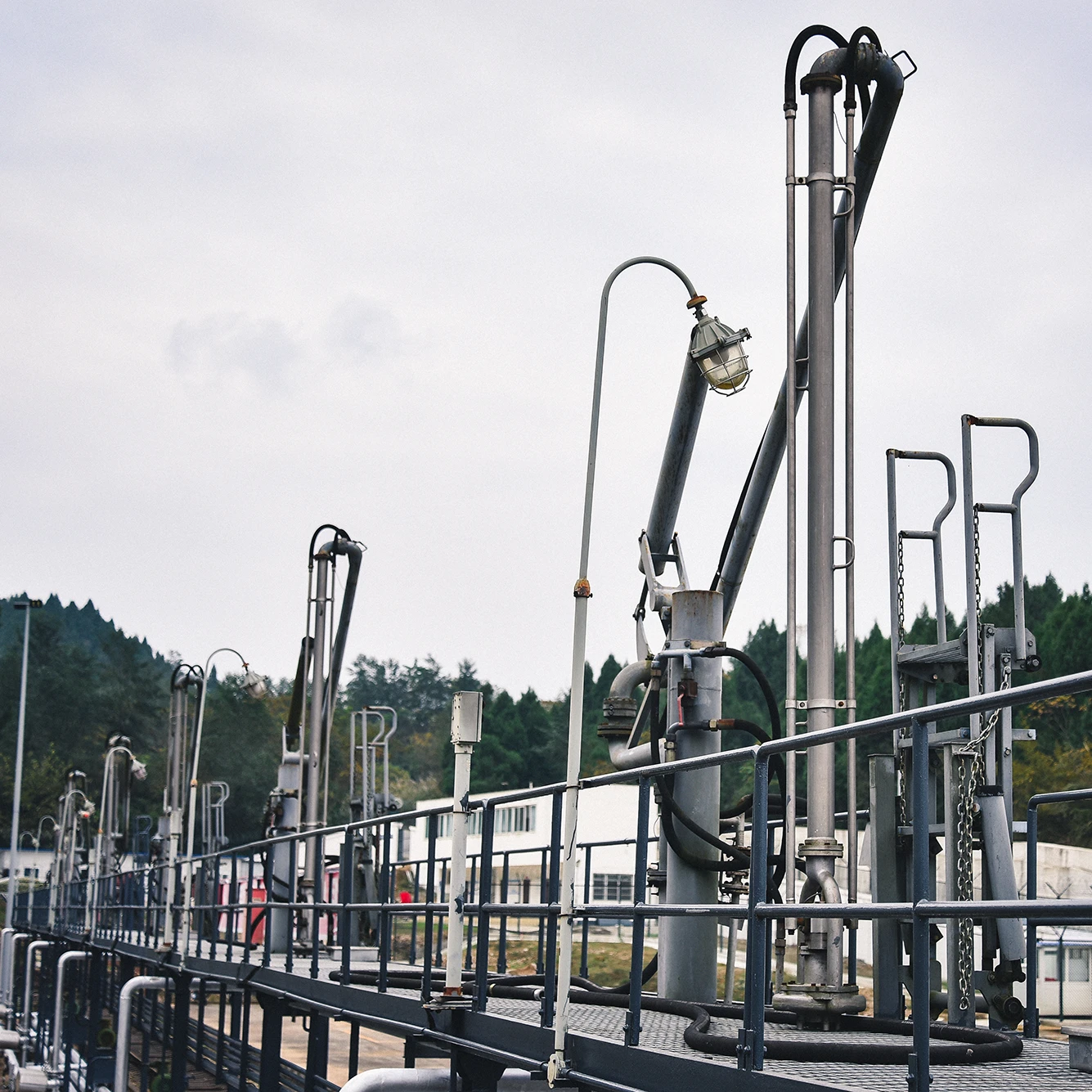 Iso Tank Bottom Loading Unloading System for Chemical Plant| Alibaba.com