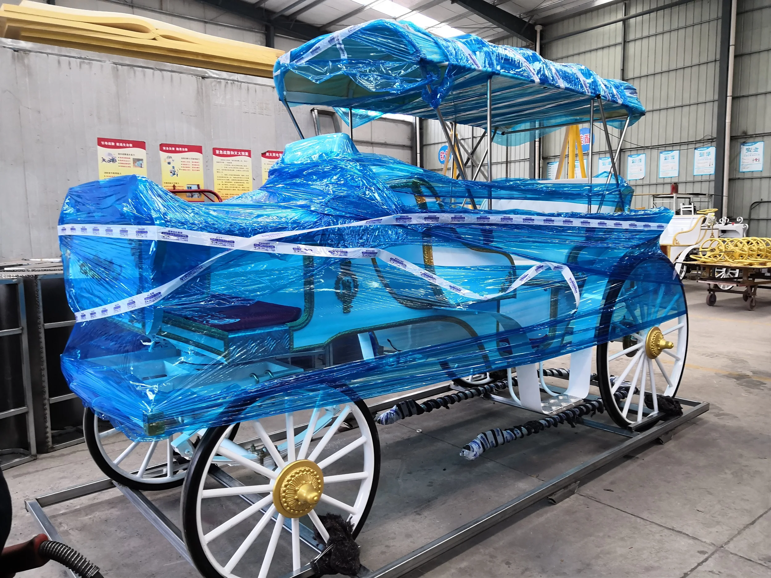 Luxury Classical Black Horse Carriage/victoria Oldest Style Carriage ...