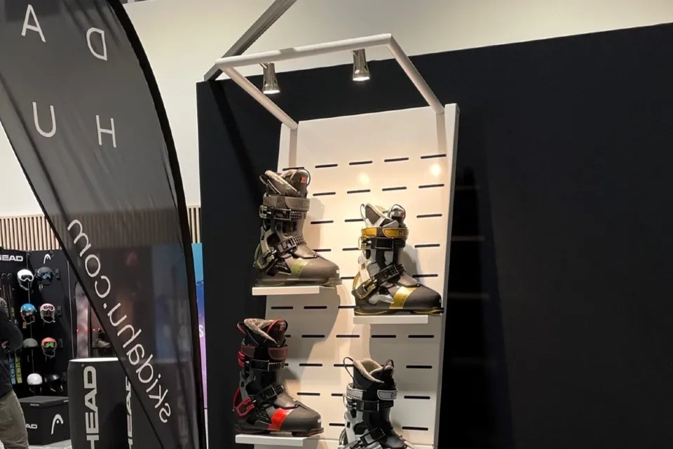 Mingtang Metal Pegboard Shoes Display Rack, FoldableTradeshow Shoes ...