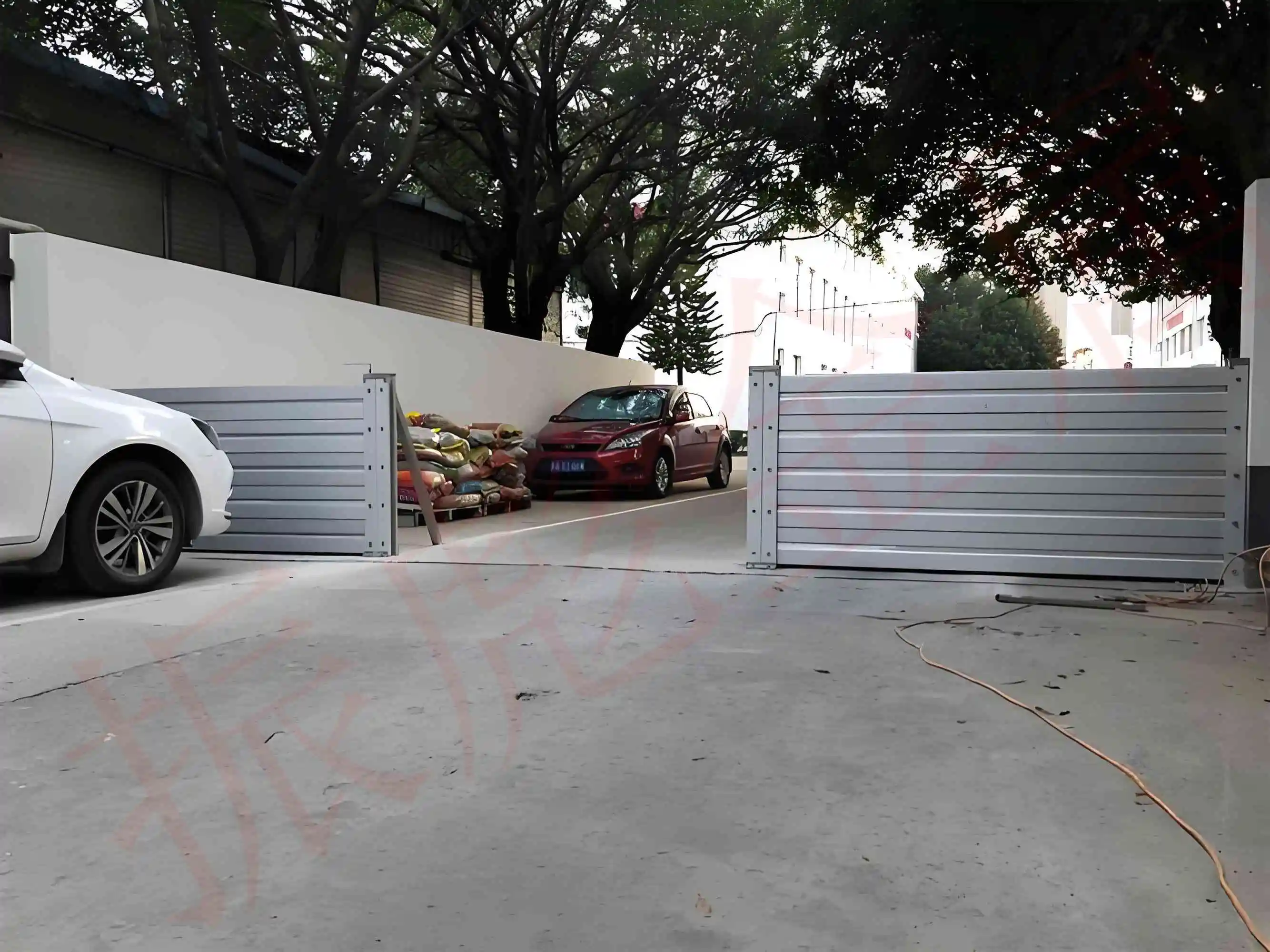 Stainless Steel Flood Control Board - Durable & Customizable