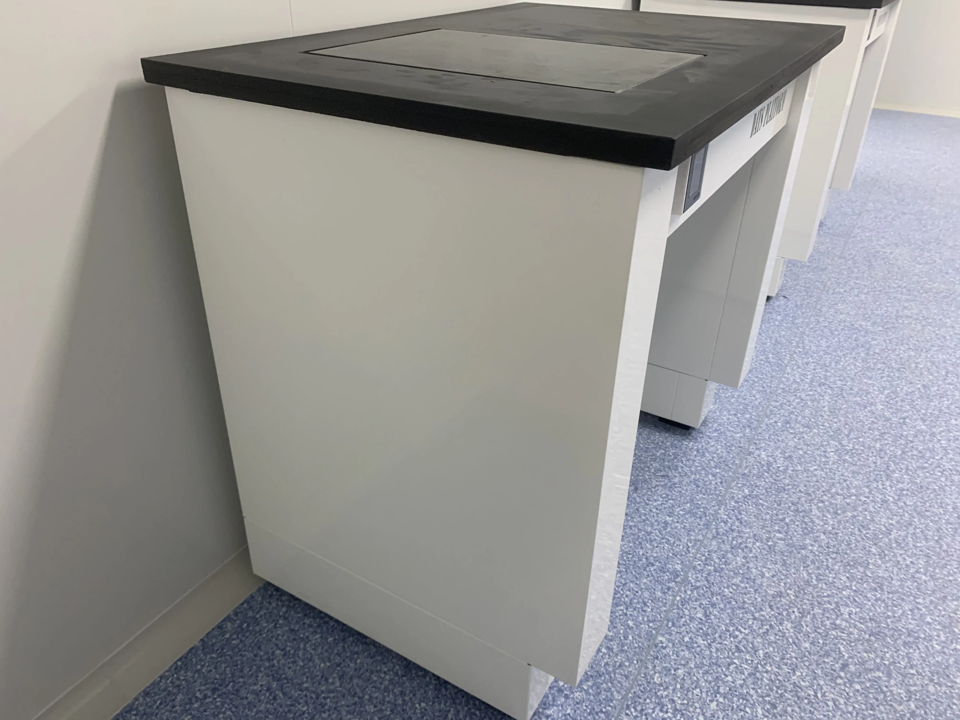 Factory Shipped Affordable Weighing Anti Vibration Balance Tables For ...