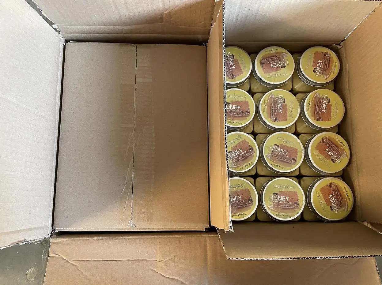 Body Scrub with Tranexamic Acid & Vitamin C - Exfoliate & Nourish