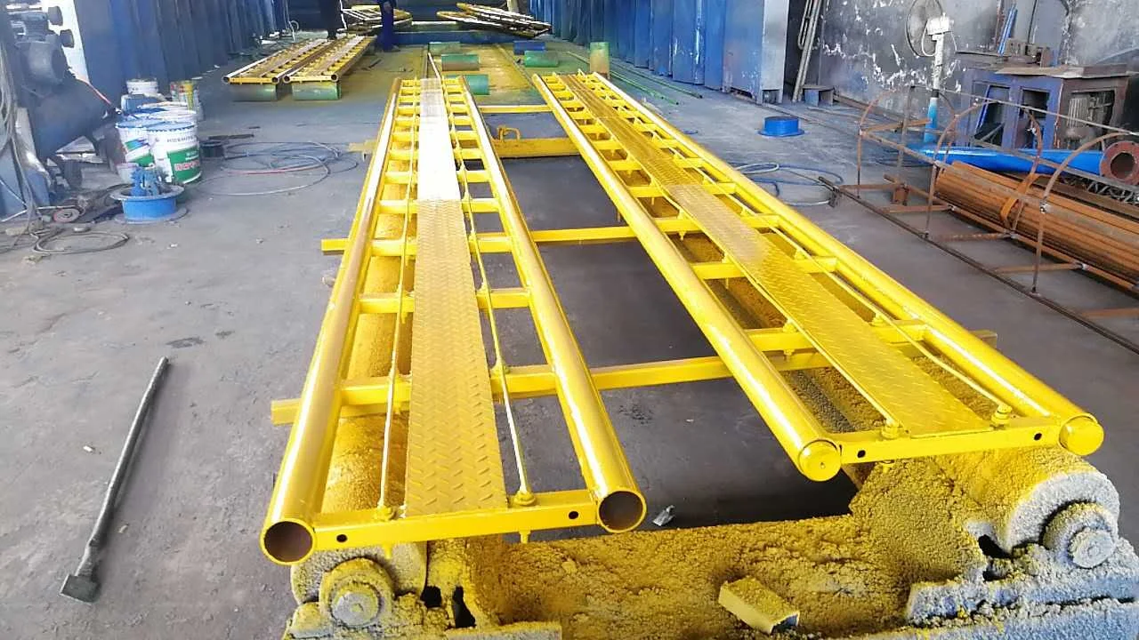 Children Thrilling Rides Theme Park Rides Outdoor Mini Worm Roller ...