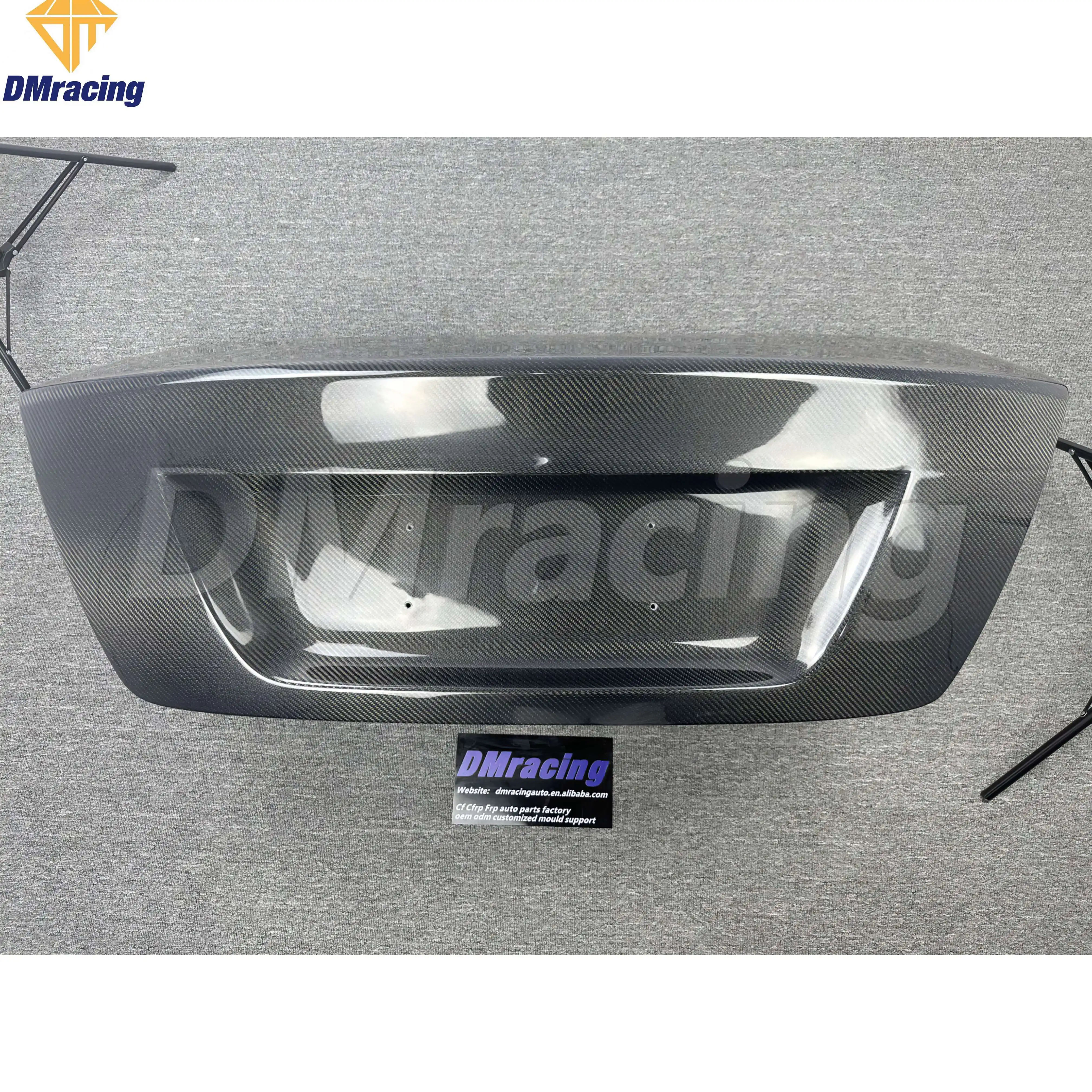 OEM Style Carbon Fiber Trunk Lid for Mercedes Benz C63