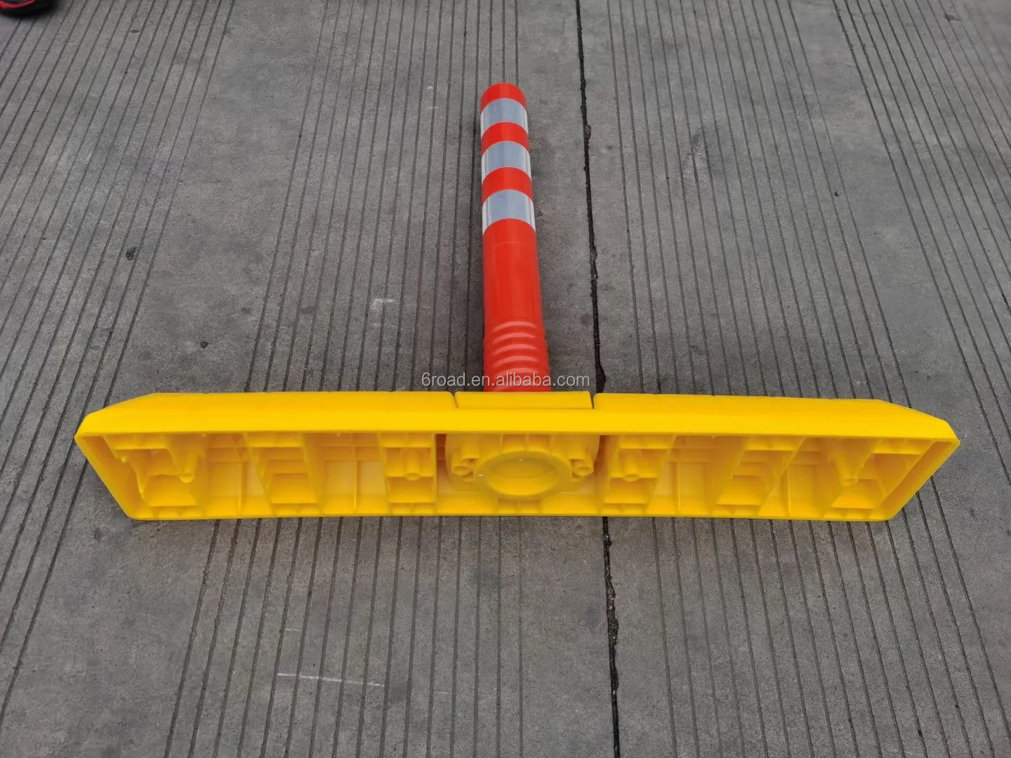 TPU Lane Separators - Durable, Flexible Road Dividers