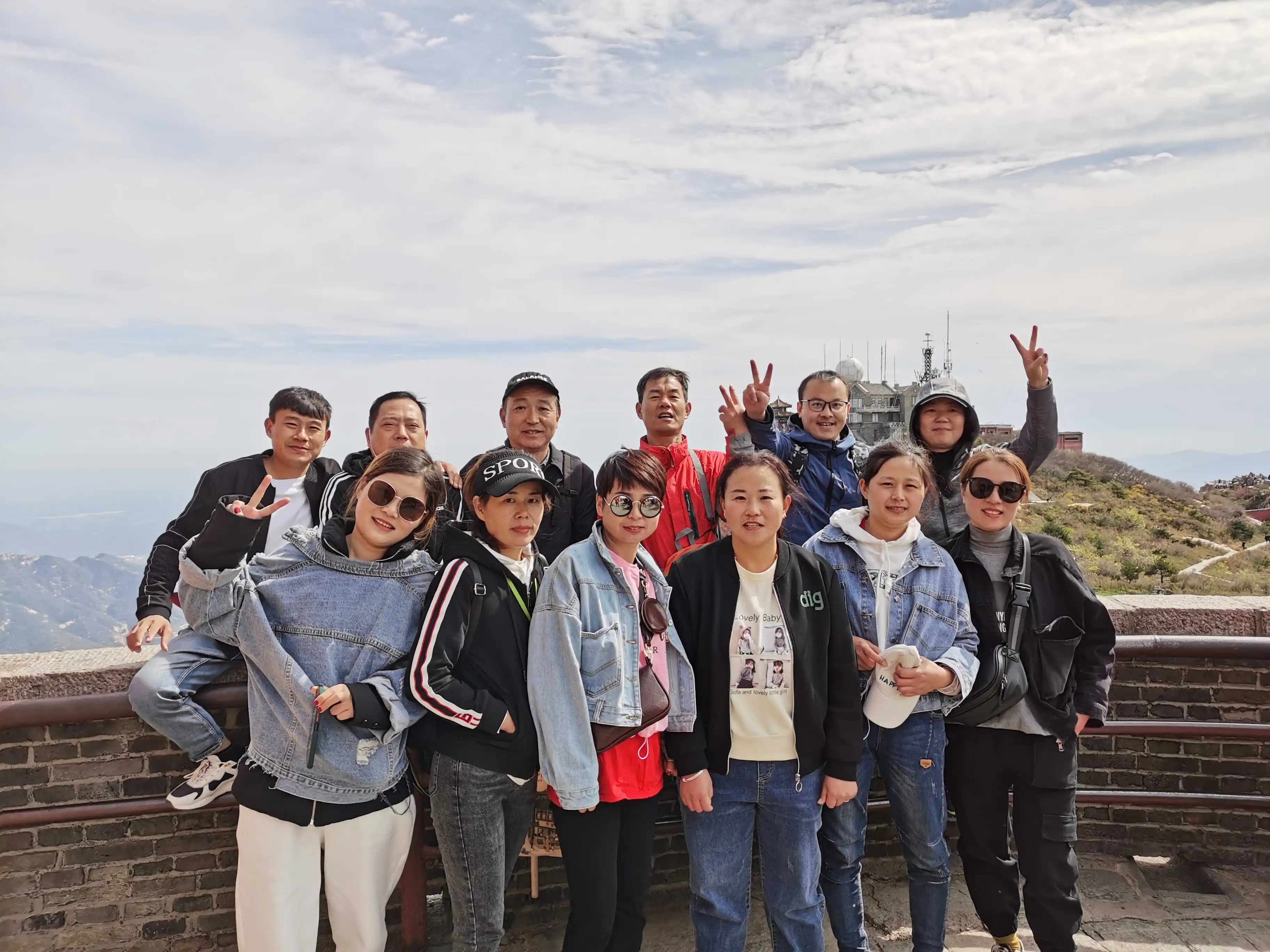 Yilong Cotton/polyester Working Clothes for Men - Durable & Comfortable