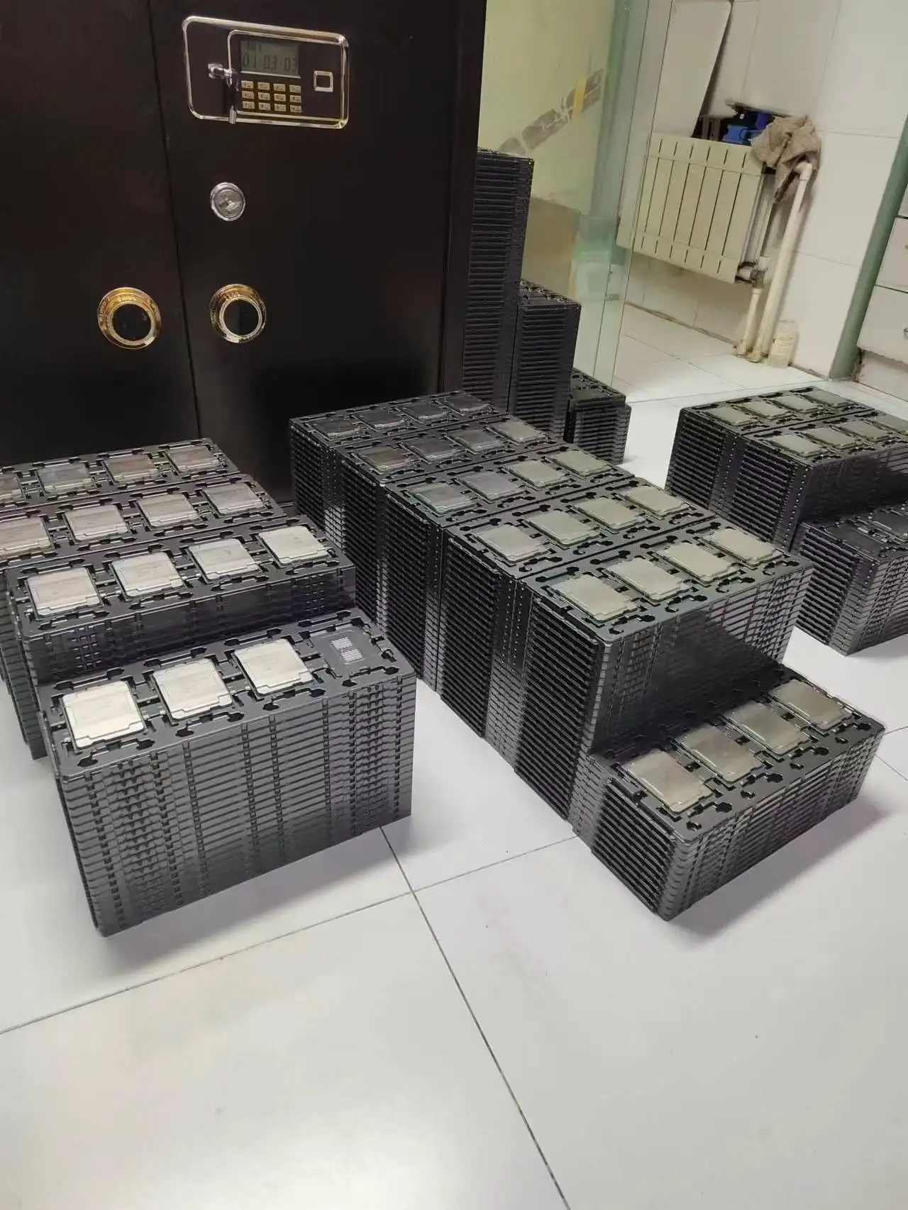 Intel Xeon Gold 5117 Processor (19.25m Cache- 2.00 Ghz)cd8067303317801 ...