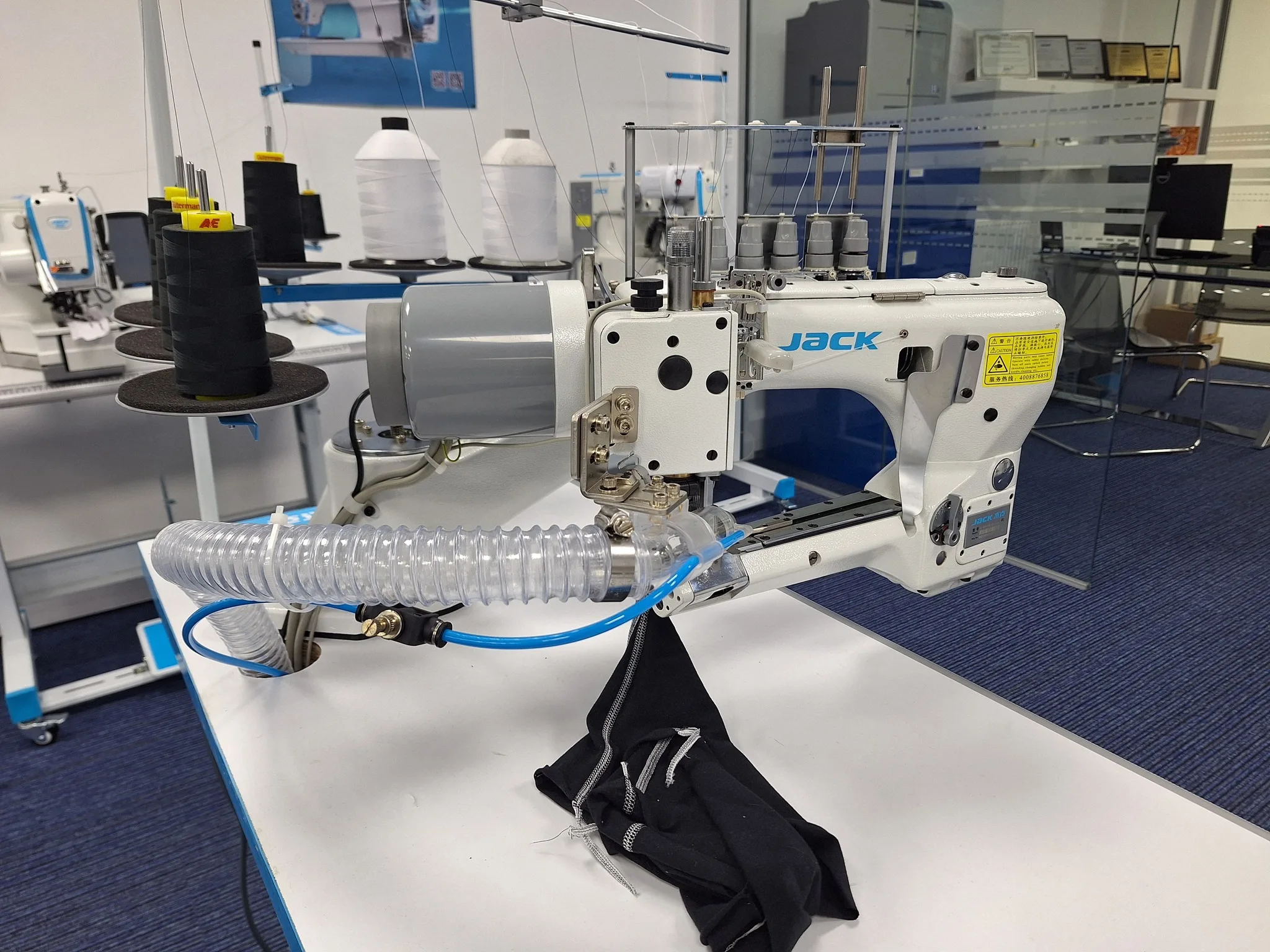 Jack JK-8740C Bending Arm Type Four Needle Six Thread Attaching Sewing ...