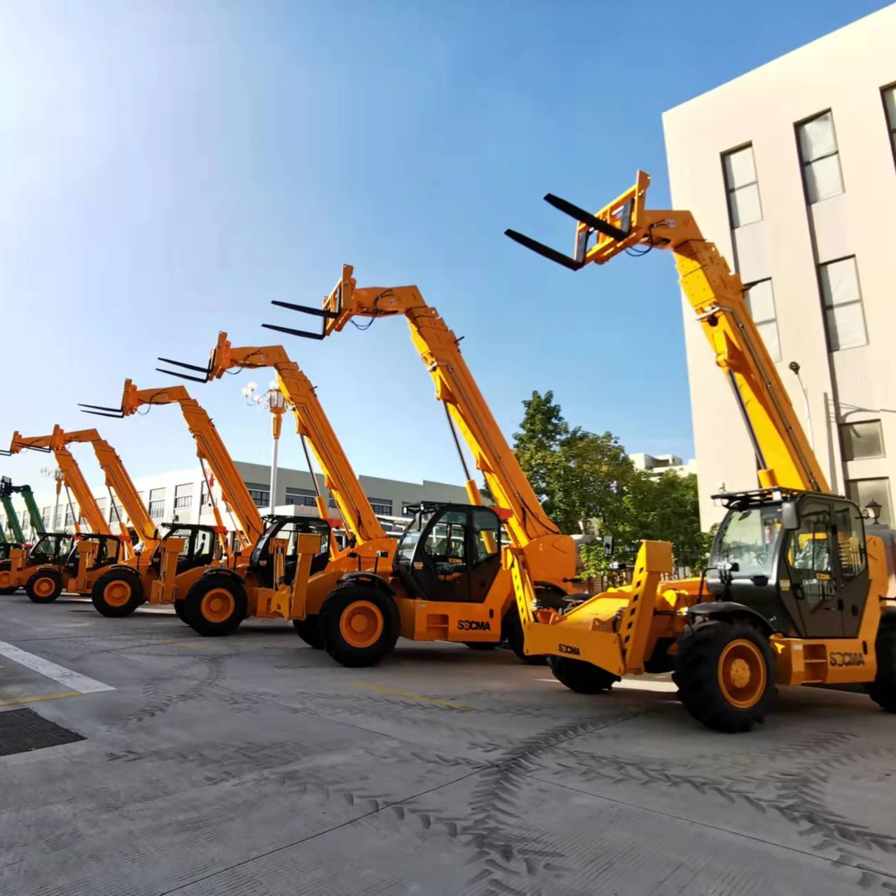 4.5 Ton Telescopic Handler - Versatile Warehouse Telehandler