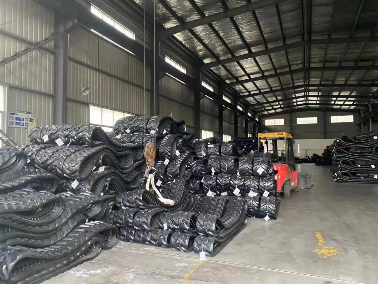 Durable Rubber Crawler Tracks for Harvester Machines