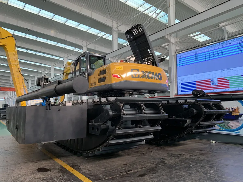 Xe215da Amphibious Excavator With Side Pontoons And Spuds - Buy Xe215da ...