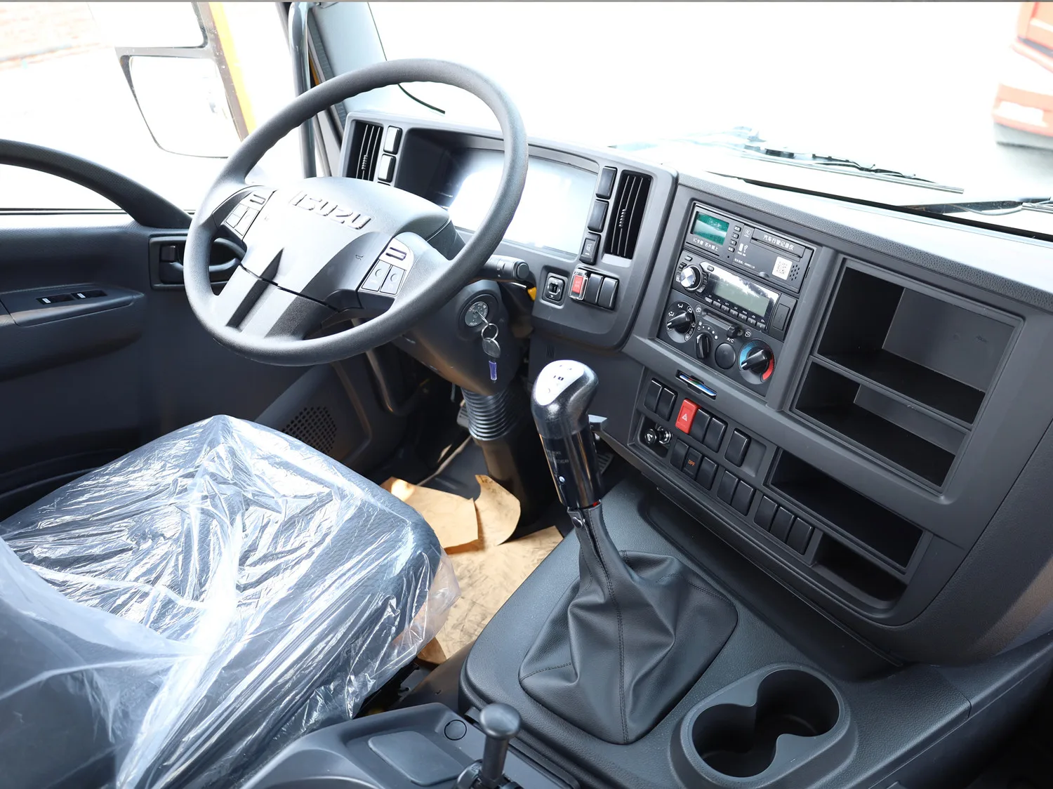 China Qingling Isuzu Giga 4X2 High Roof Cabin Tractor Head Prime Mover ...