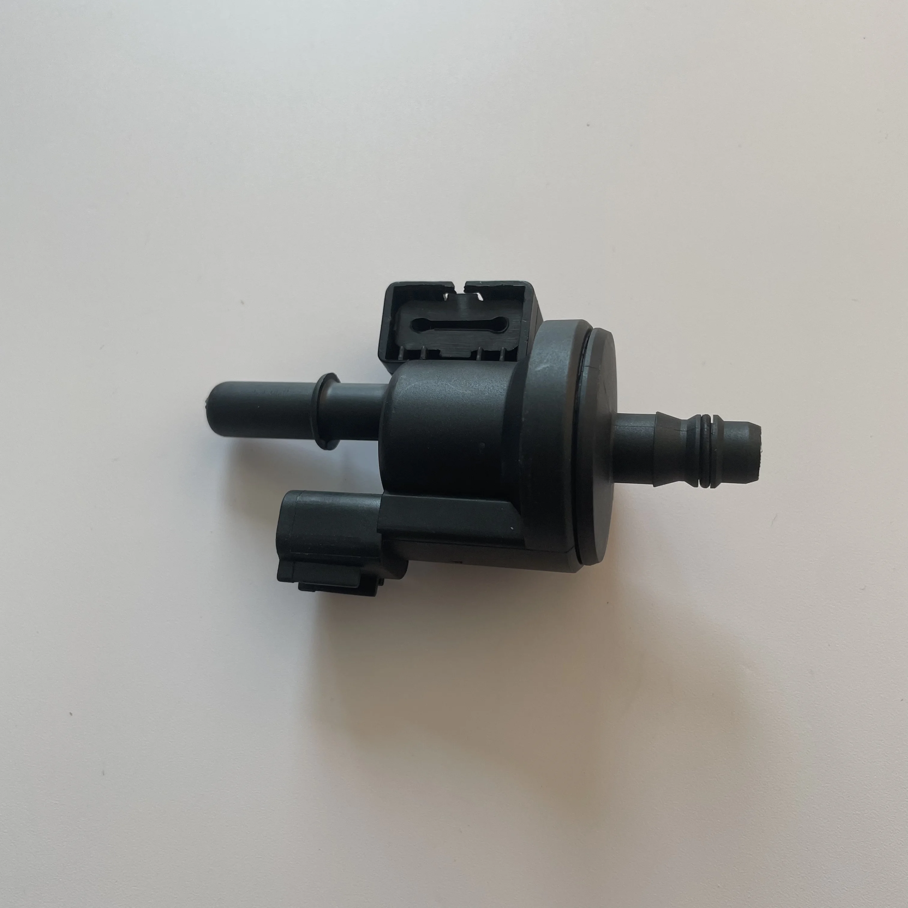 0280142519 Solenoid Valve for Ford Fusion SE Lincoln MKZ