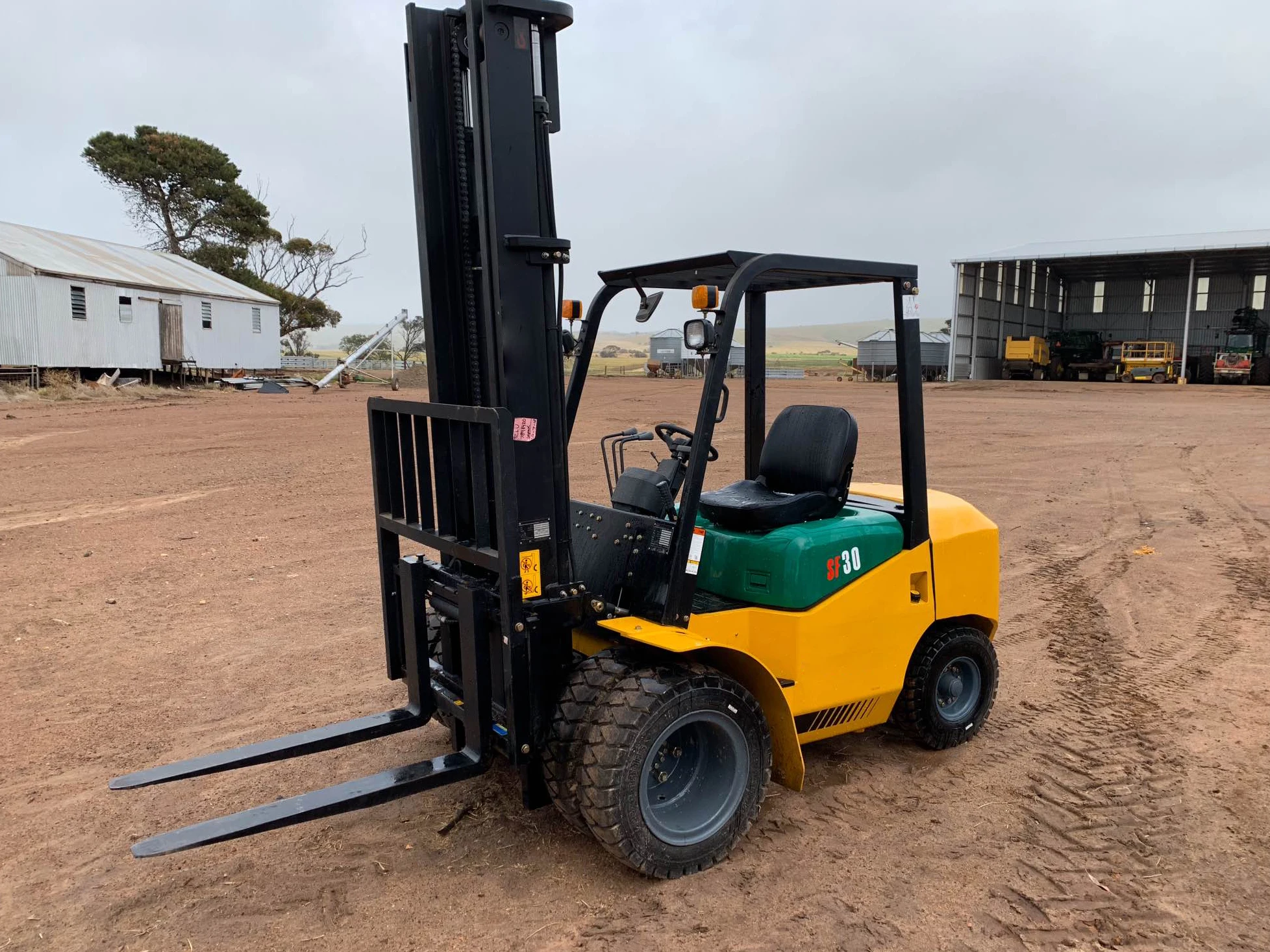 10ton Loading Capacity Telescopic Diesel Forklift Truck Sf100 In Stock ...