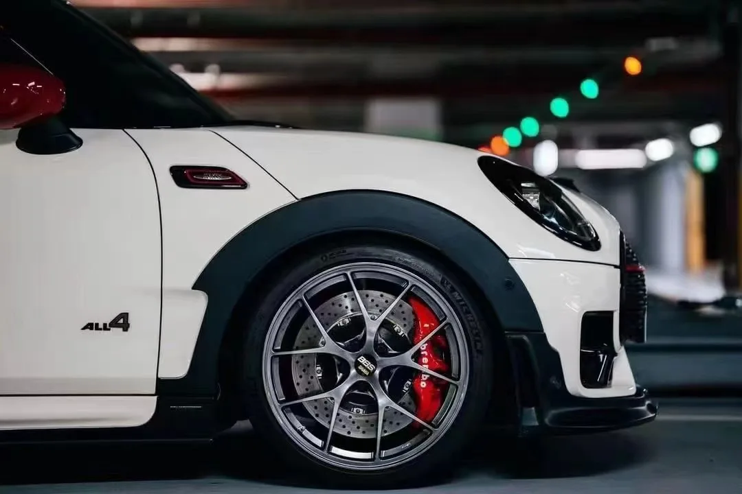 High Performance Brake Calipers Front 6 Pot GT6 and Rear 4 Pot F50 ...