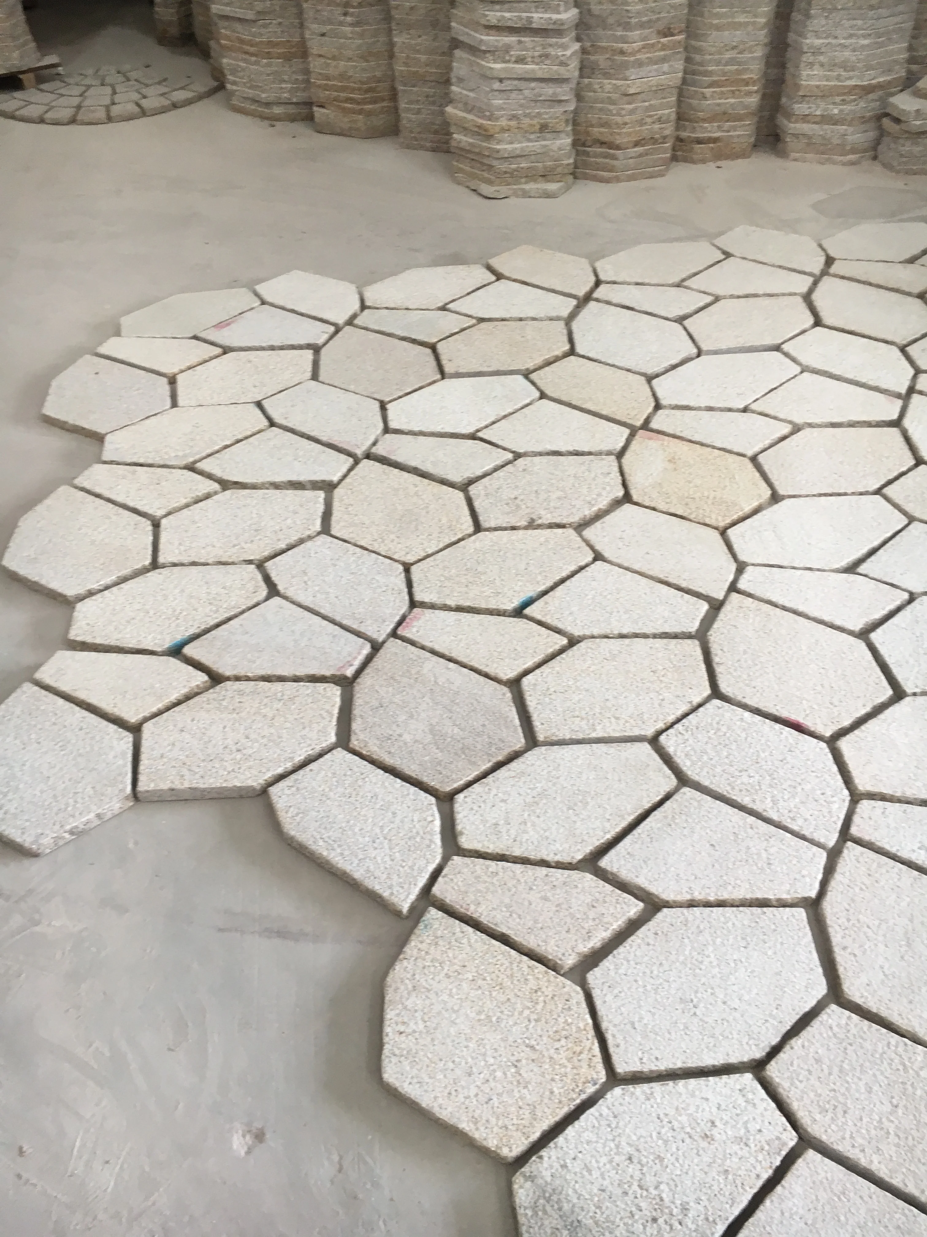 Irregular Shape Beige Granite Tile G682 for Garden Pavers