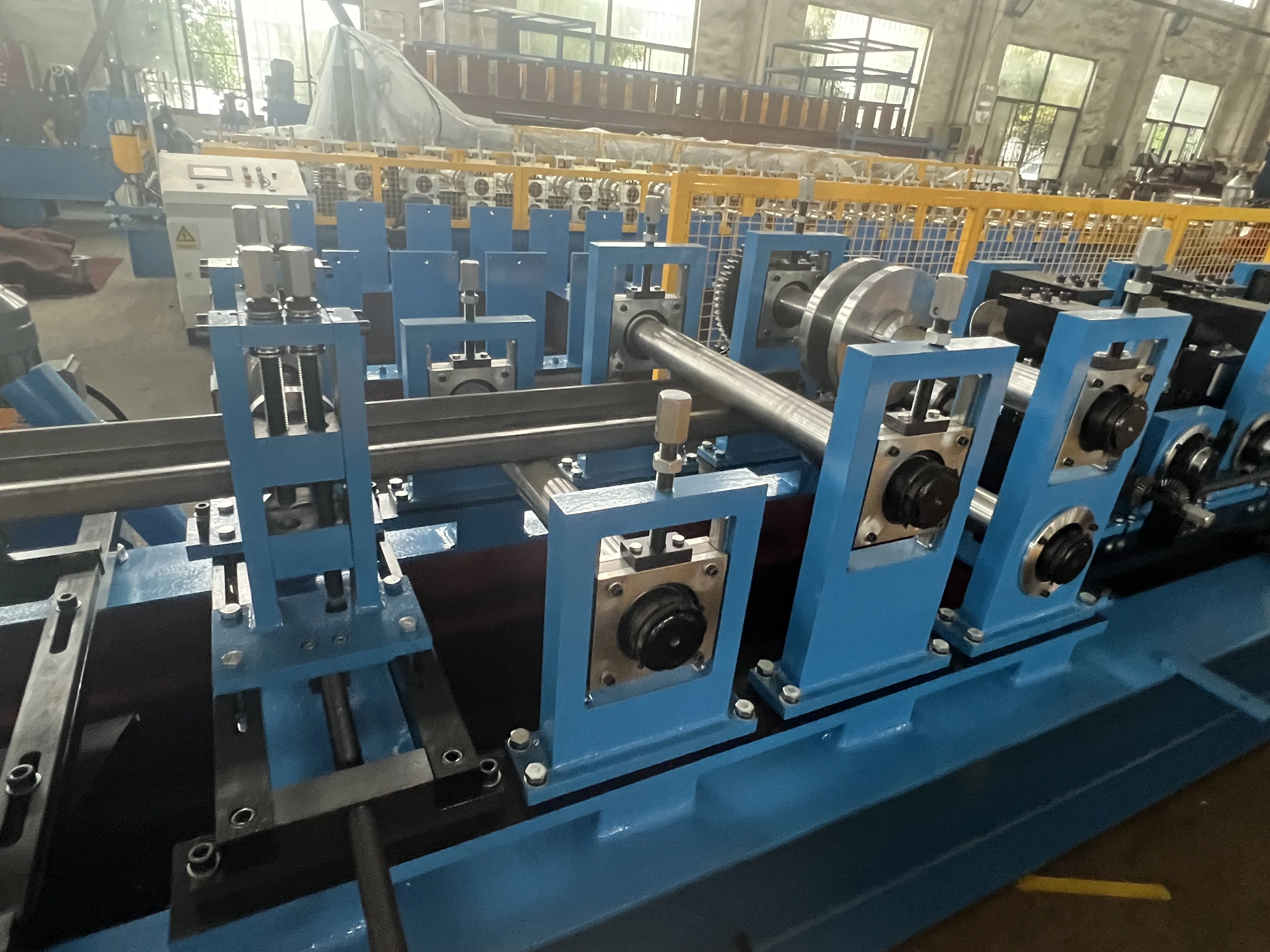 Customized Fully Automatic Steel Frame Galvanized Steel Purlin Roof ...