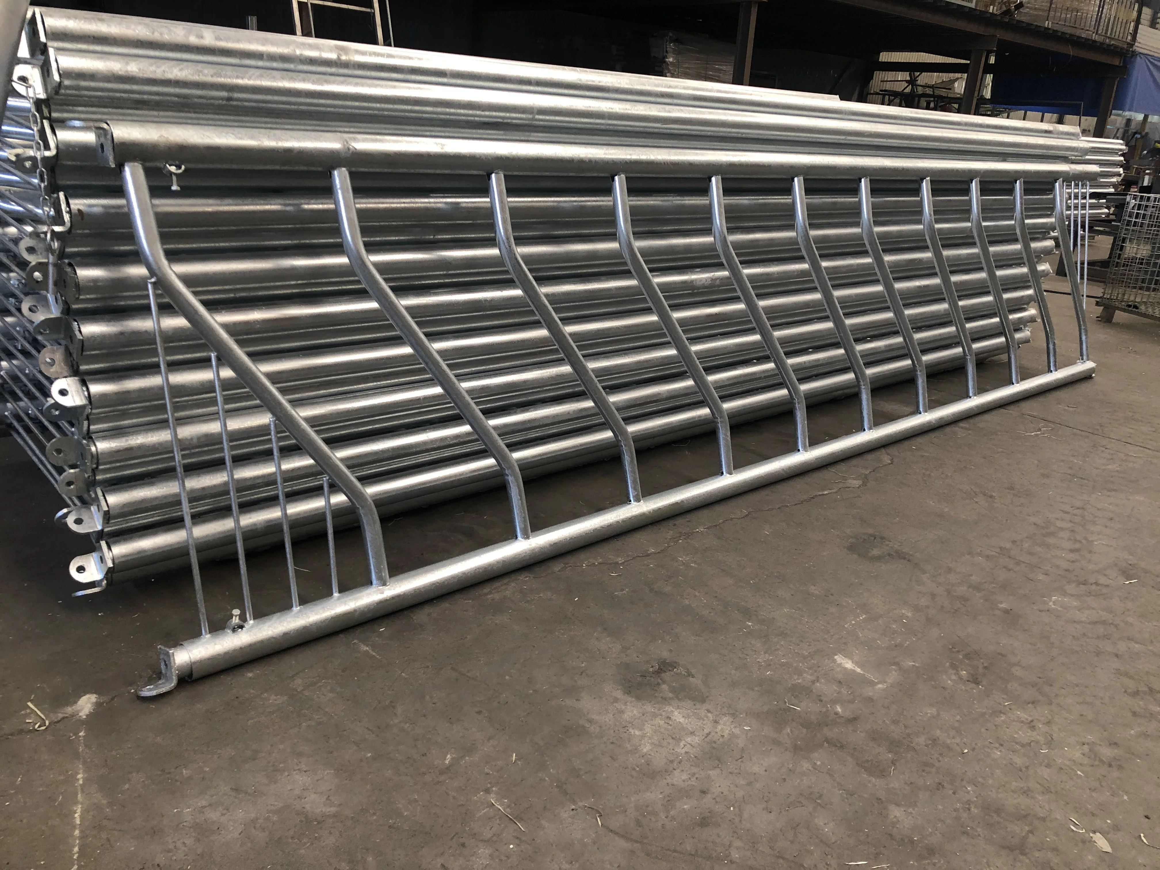 Diagonal Cattle Feed Barrier - Durable & Sustainable Fencing