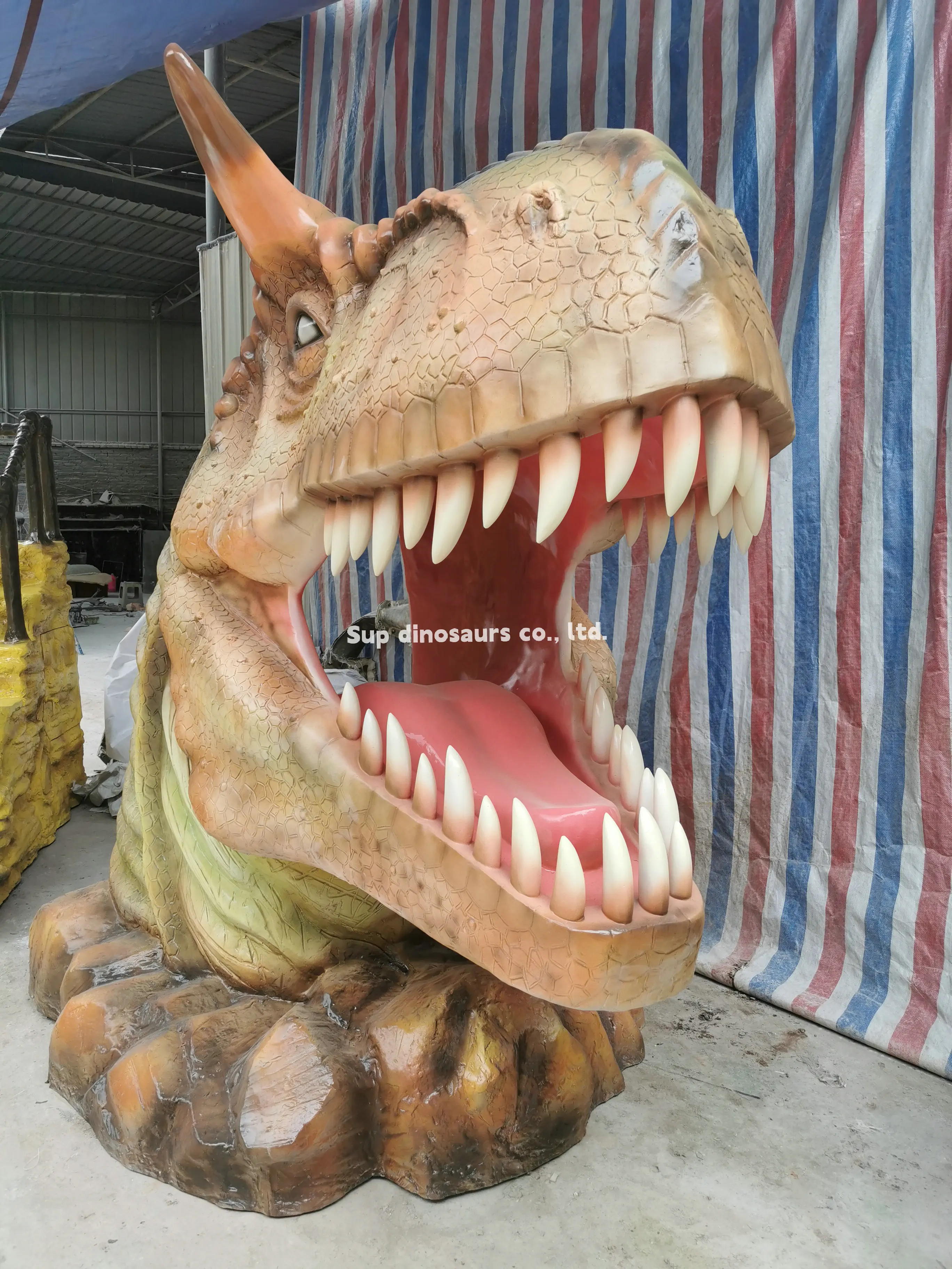 Fiberglass Dinosaur Head With Baby Theme Park Amusement Park Equipment ...