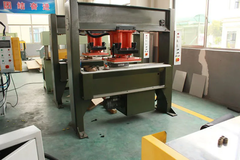 Hydraulic Travelling Head Cutting Machine - 25 Ton Die Cutting Press, 2 ...