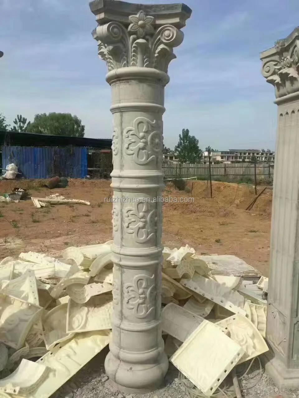 Concrete Pillar Mold with Pedestal - Durable & Versatile