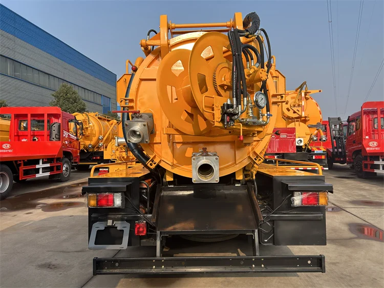 High Quality Isuzu Vacuum Sewage Suction Truck for Sale