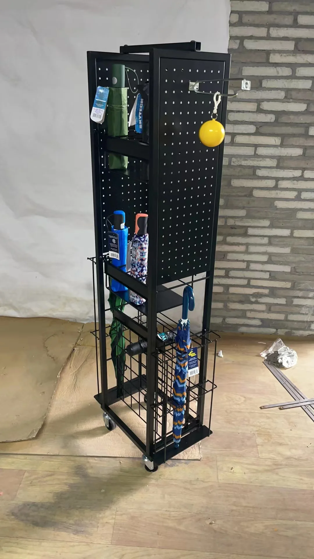 3-layer Metal Wire Display Rack - Ideal for Retail & Advertising