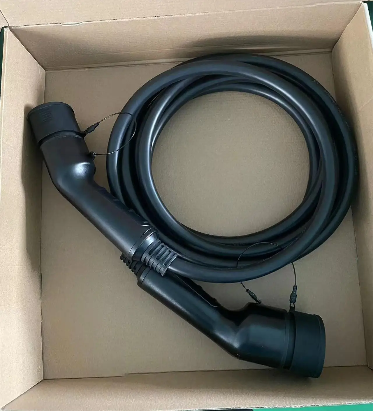 3.5kw EV Discharge Gun V2L Type 2 New Energy Vehicle Charging Cable ...