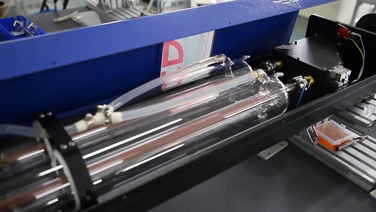 18 Months Warranty Beam Combined YongLi 290W 300W 320W Co2 Laser Metal ...