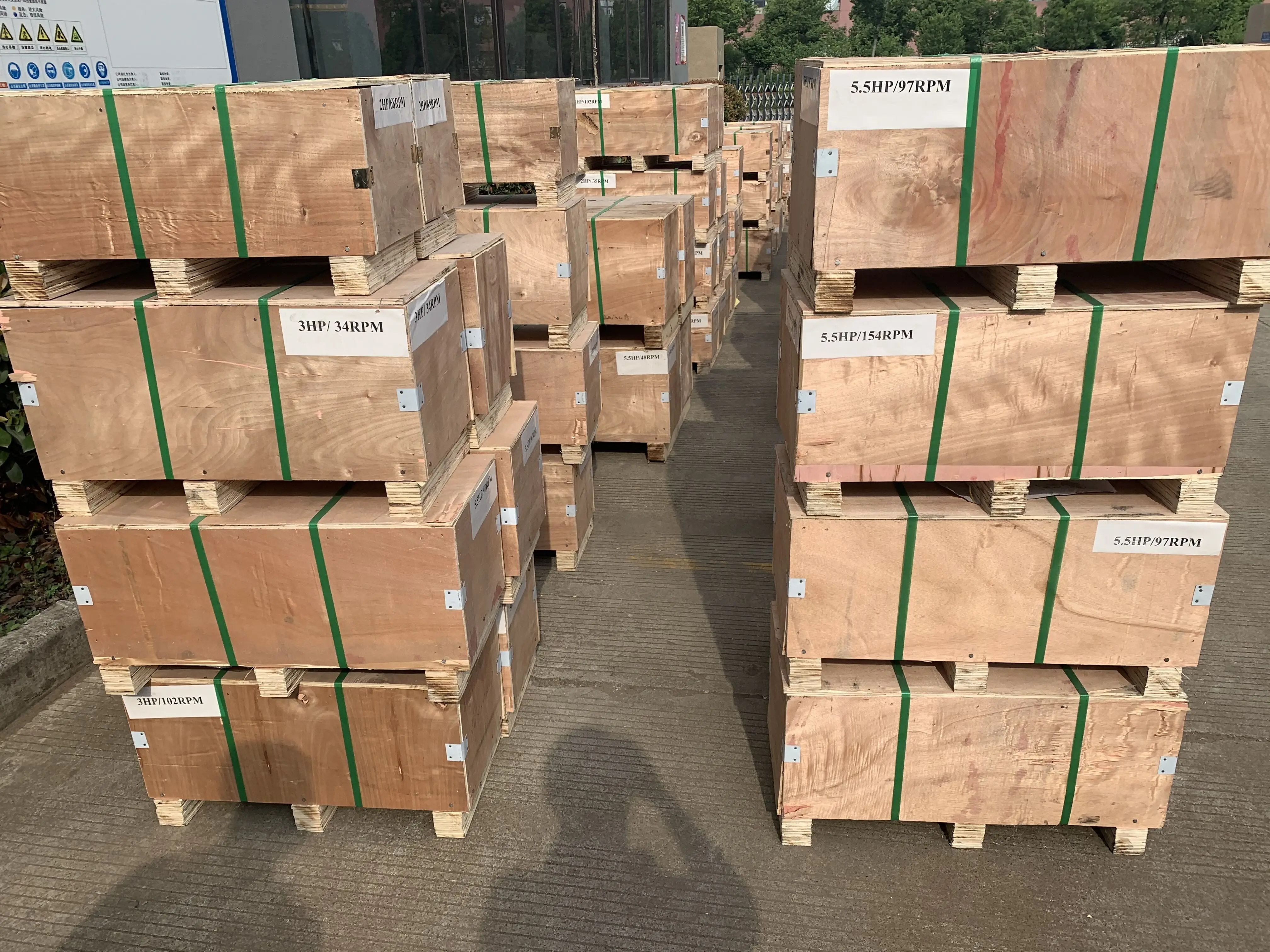 Baffero R Series Helical Gear Motor Reducer - Buy Helical Gear Motor,Gear Motor,Motor Reducer ...