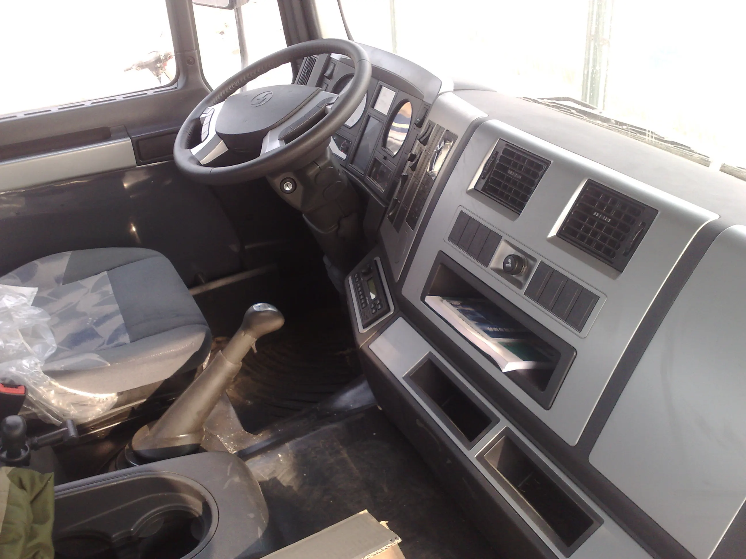 Shacman Truck 6 Wheels F3000 4x2 30tons Euro 2 Diesel Engine 400hp ...