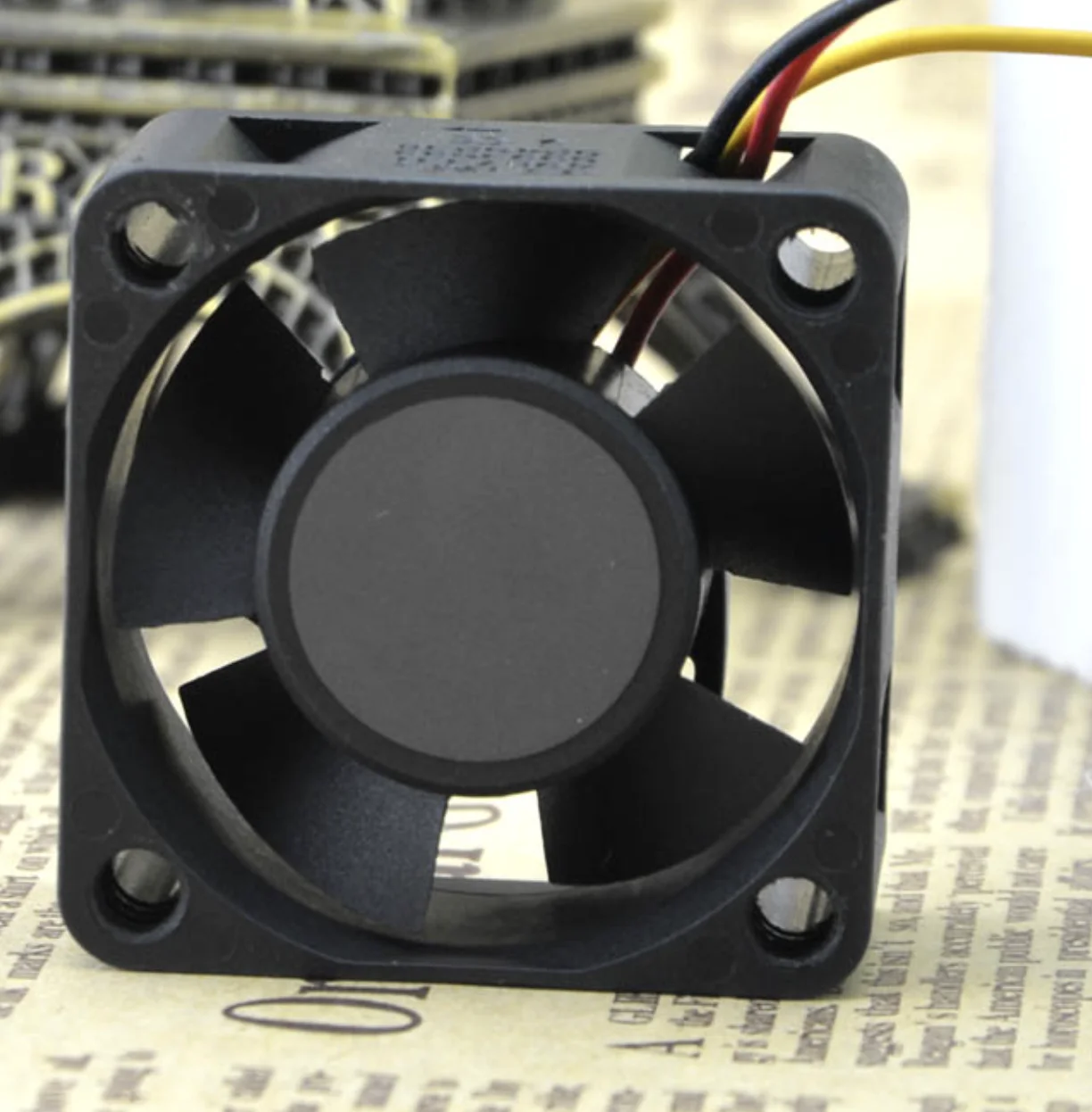 40毫米4厘米风扇KDE1204PKVX DC12V 1.4瓦40毫米服务器冷却风扇电源轴向冷却风扇3PIN| Alibaba.com