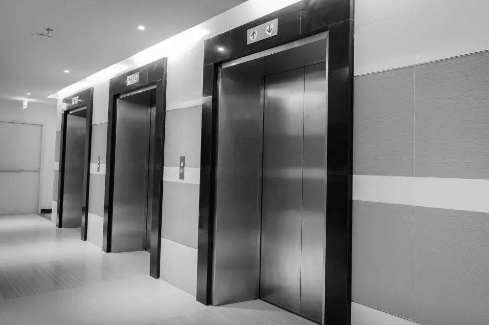 SM Elevators - Premium Hydraulic Vehicle-Mounted Platform
