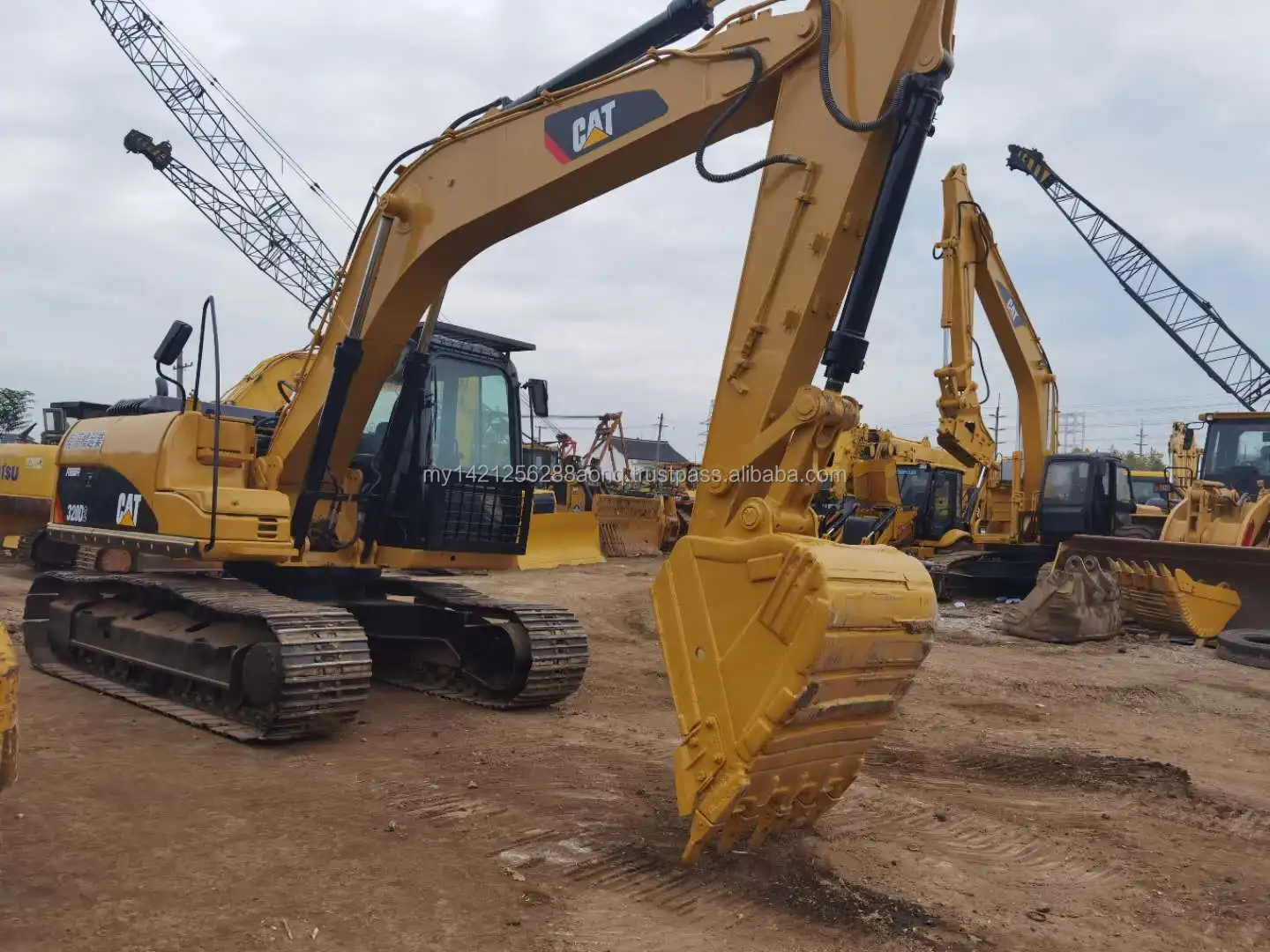 Caterpillar Cat 320d2 Used Crawler Excavator With 20 Ton Operating ...