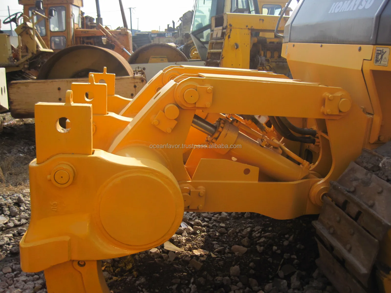 Used Komatsu D85 Bull Dozer for Road Construction in Japan