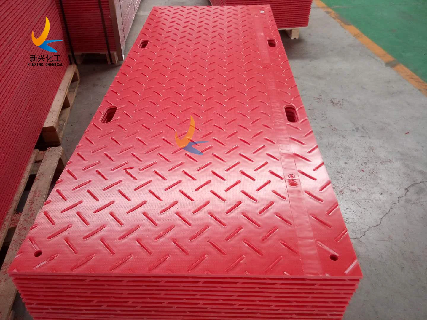 Heavy Equipment Mud Mats - Durable HDPE Ground Protection