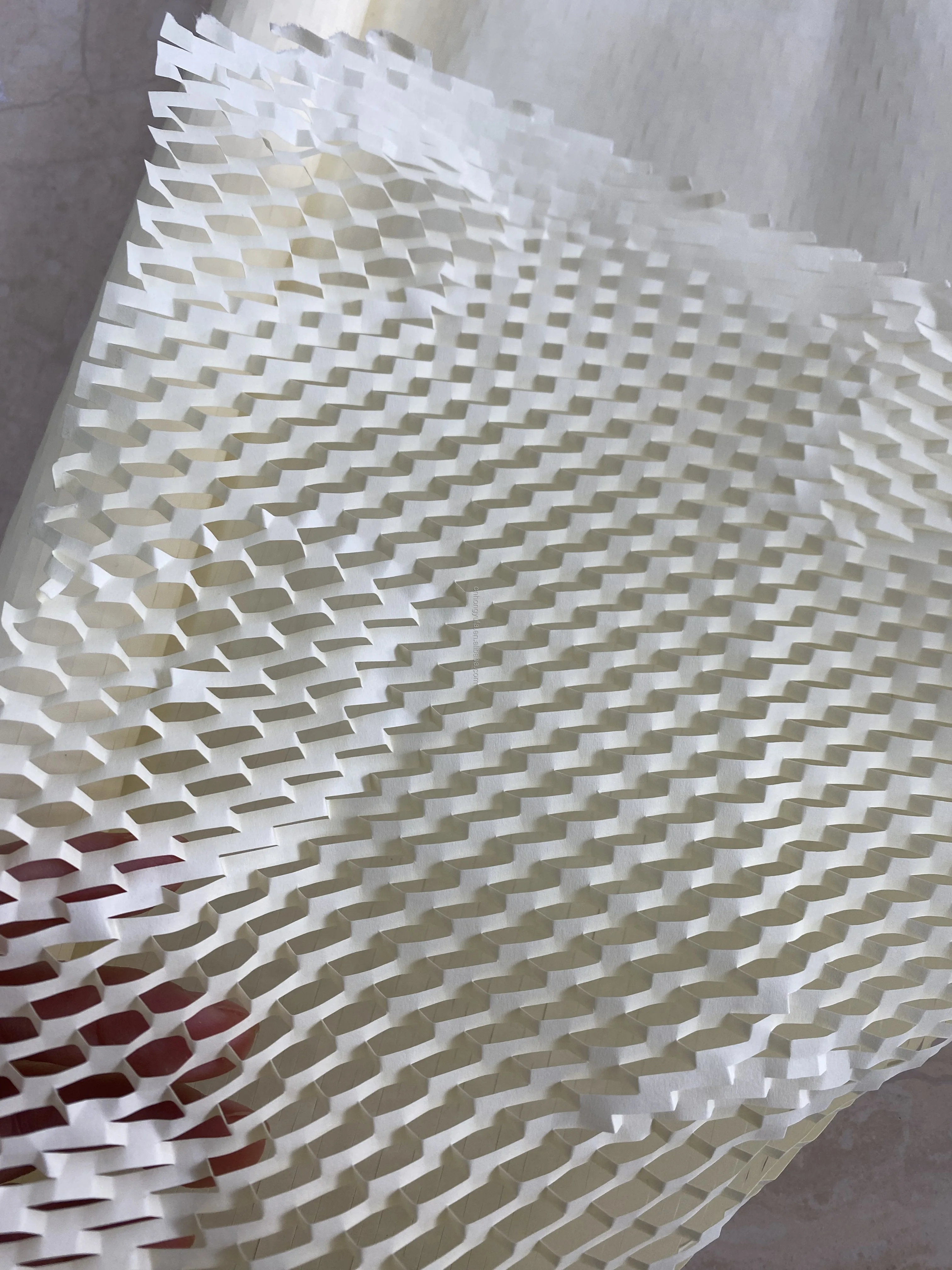 Custom Honeycomb Paper Wrapping Honeycomb Kraft Paper Roll In Carton ...