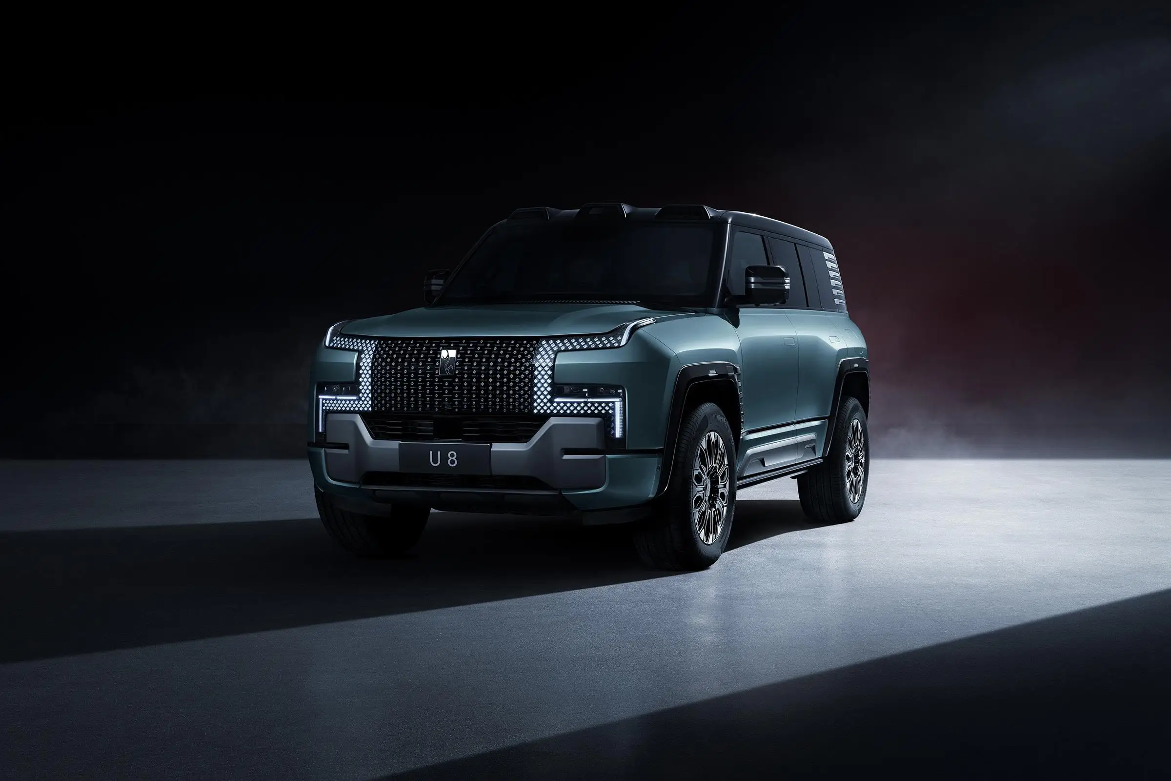 Byd Yangwang U8 Ev High-speed Extended-range Hybrid Suv Electric Turn-in-place Car With Large ...