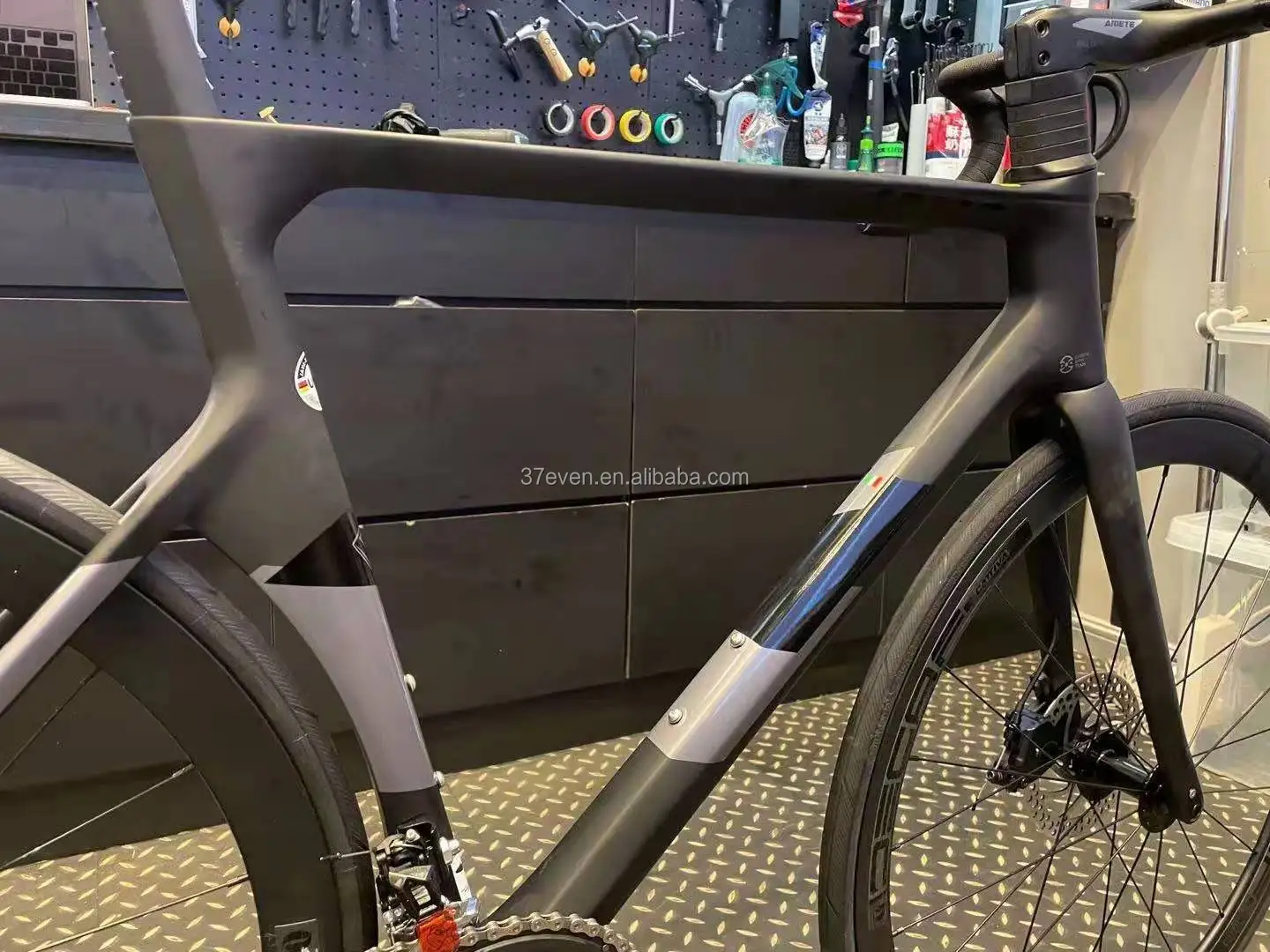 Lightweight Carbon Fiber Road Bike 22 Speed Racing - 700c Disc Brake, Oem