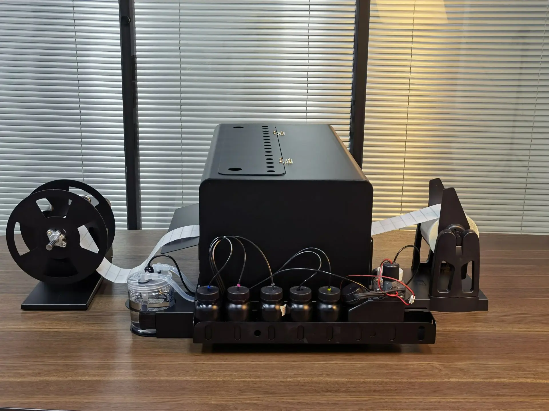 A3 Roll to Roll Inkjet Label Printing Machine - UV Color Label Printer