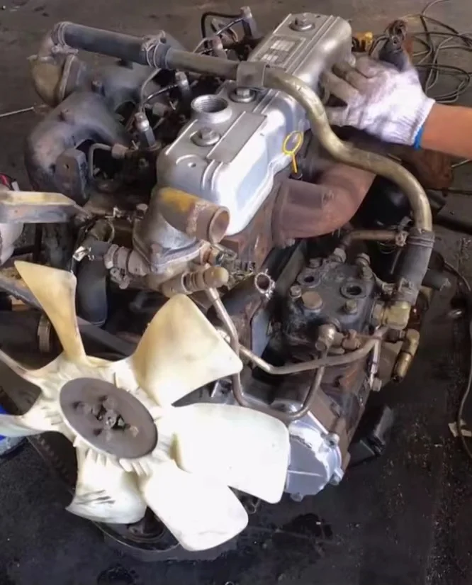 Dongfeng Chaoyang Diesel Engine Assembly Used Truck Engine Cy4102 C3f